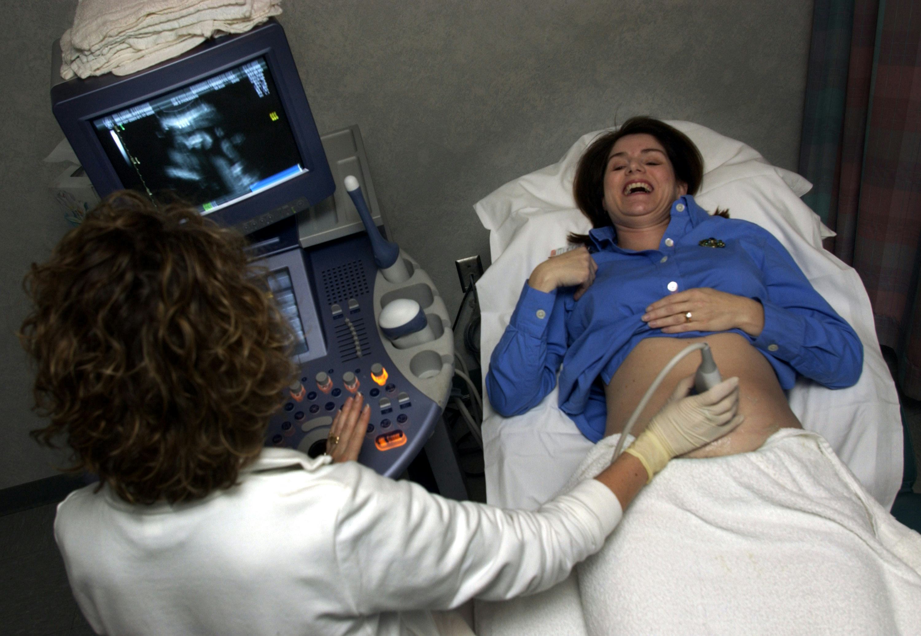 Laughing Gas During Childbirth Is Making A Comeback (Though It'll ...