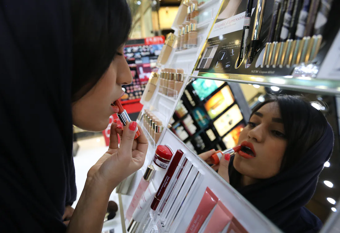 MODA Digital Makeup Artist Allows You To Virtually Recreate Looks ...