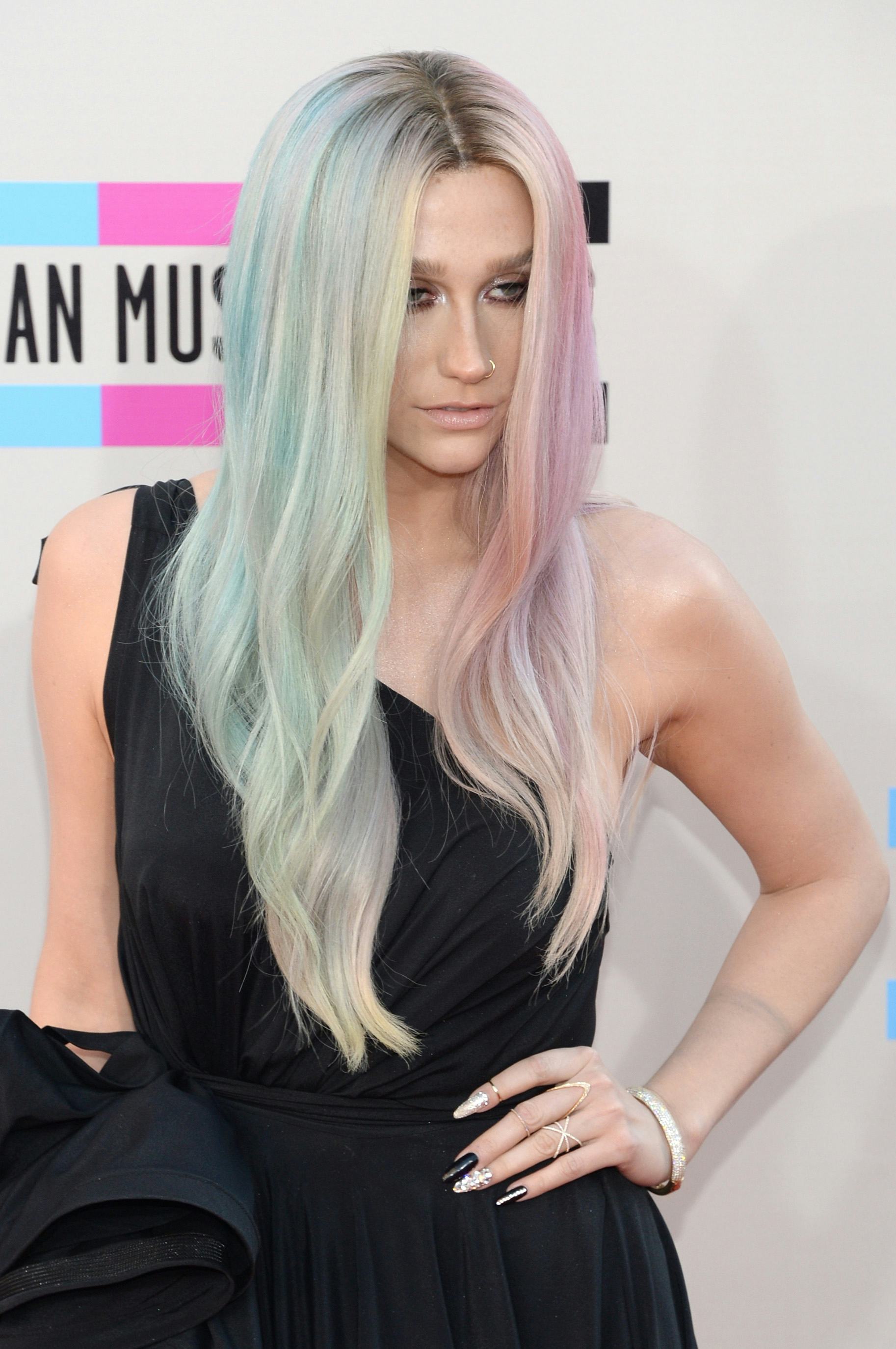 Kesha Dyes Her Hair An Unconventional Color That She's Never Tried ...