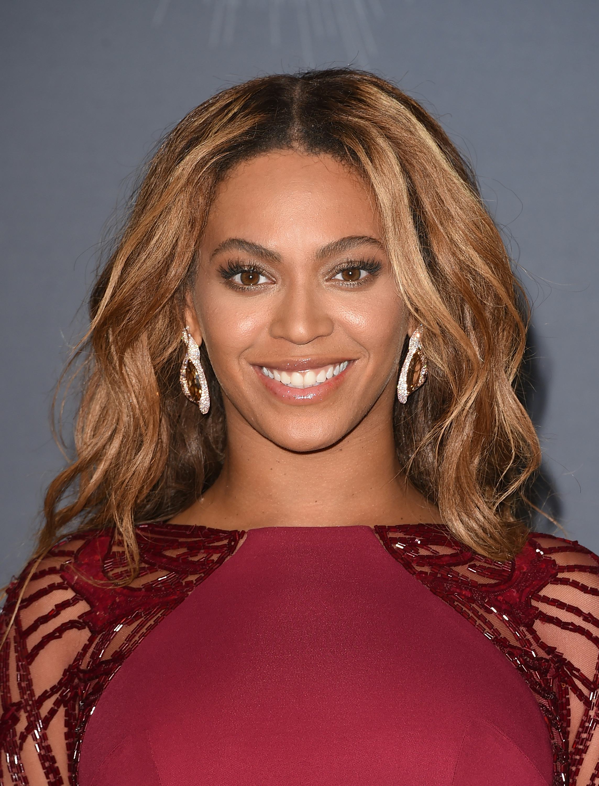 The Evolution of Beyonce's Lip Color Is A Clinic Of Glossy Neutrals ...