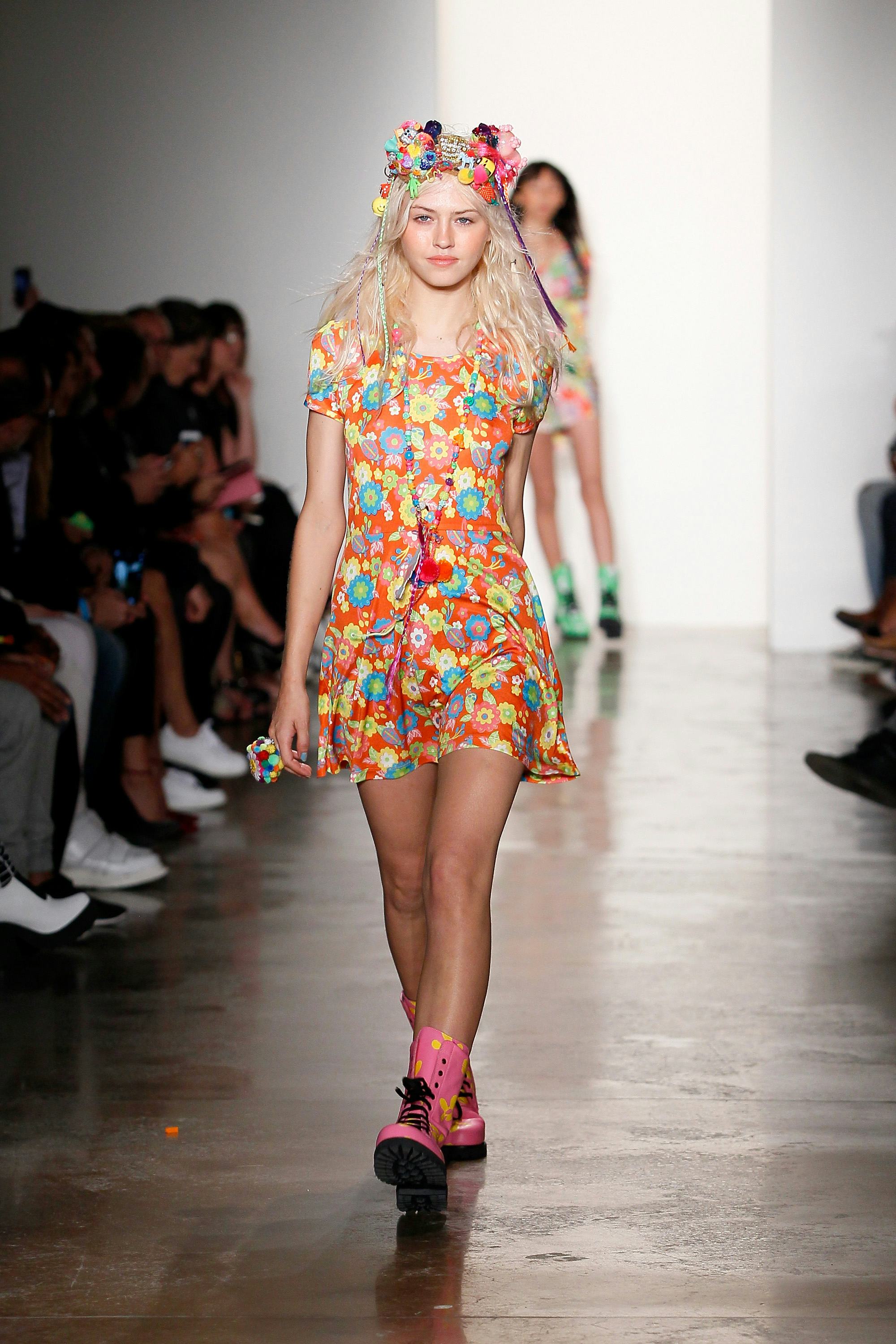 Miley Cyrus Debuted 'Dirty Hippie' at Jeremy Scott Spring 2015 and It ...