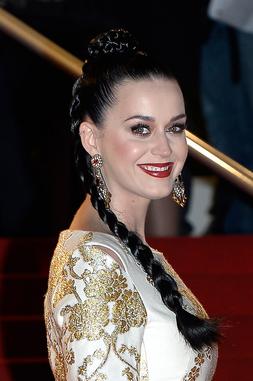 Hailee Steinfeld's Fishtail French Braid Is Everything — PHOTO