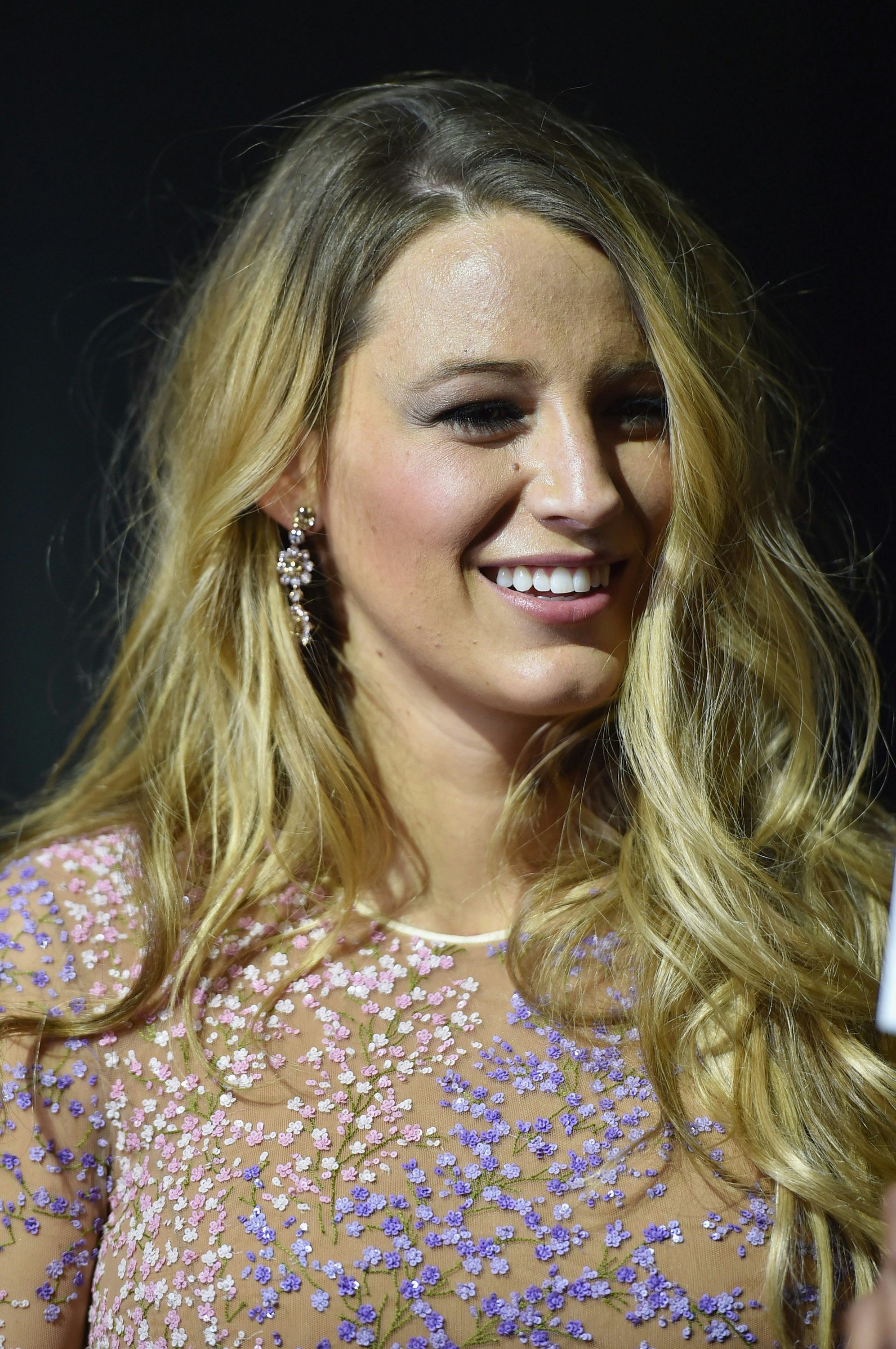 Blake Lively's New Hair Color Is "Bronde," And It Totally Suits Her ...