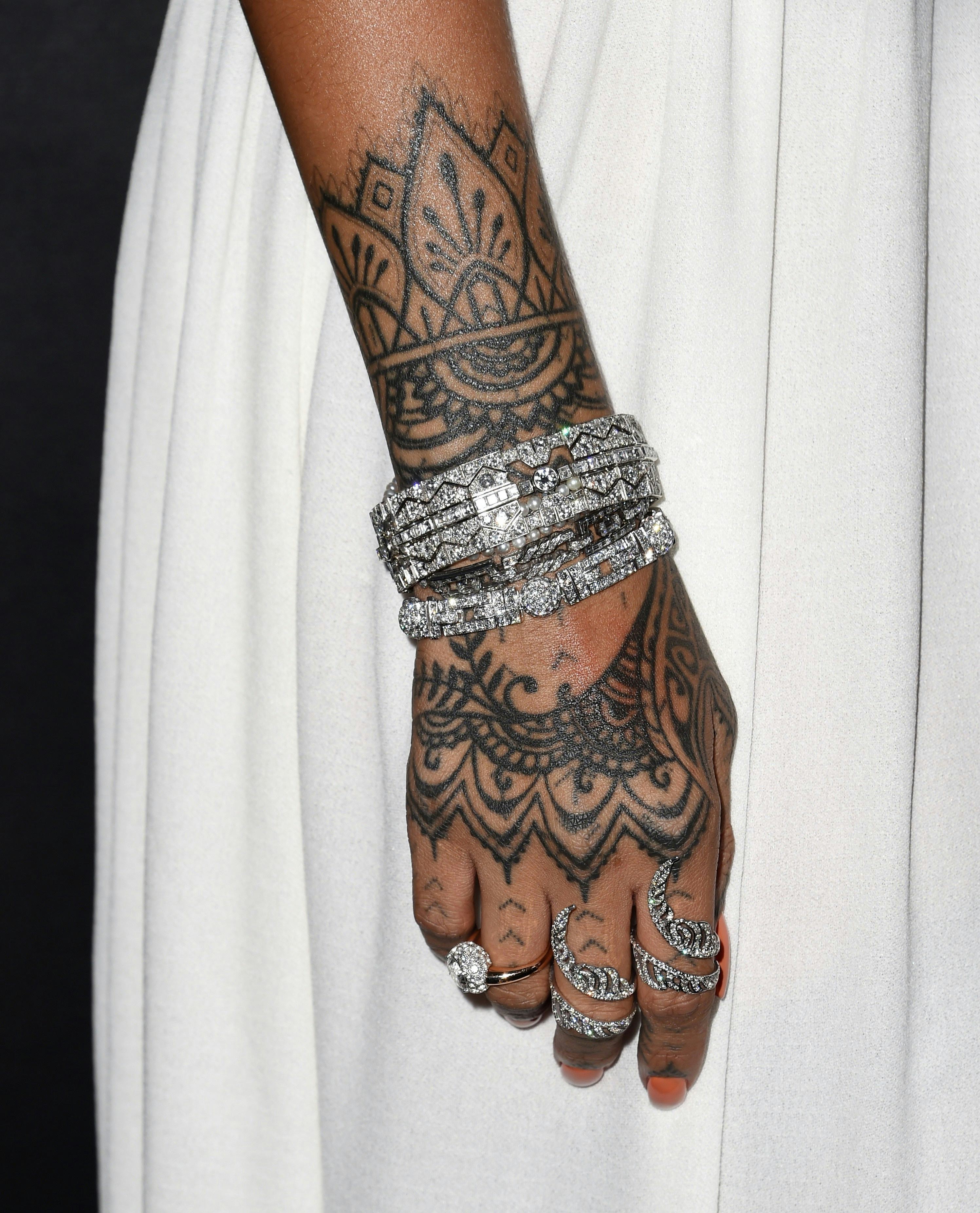 9 Emo Fashion Items That Are Still In Style In 2015