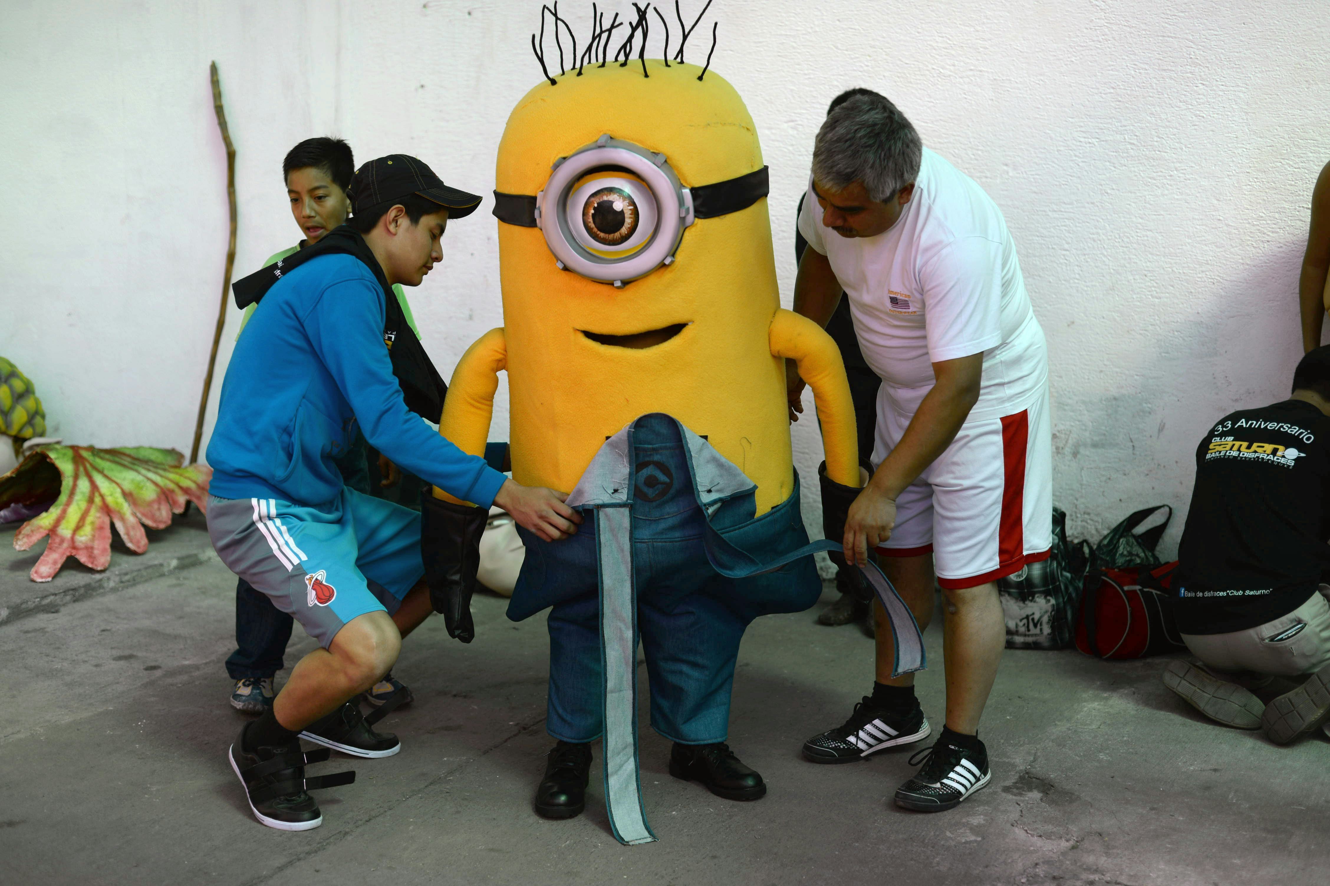 'Despicable Me' Minions Fashion Line Is Coming, Here's How To Wear The ...