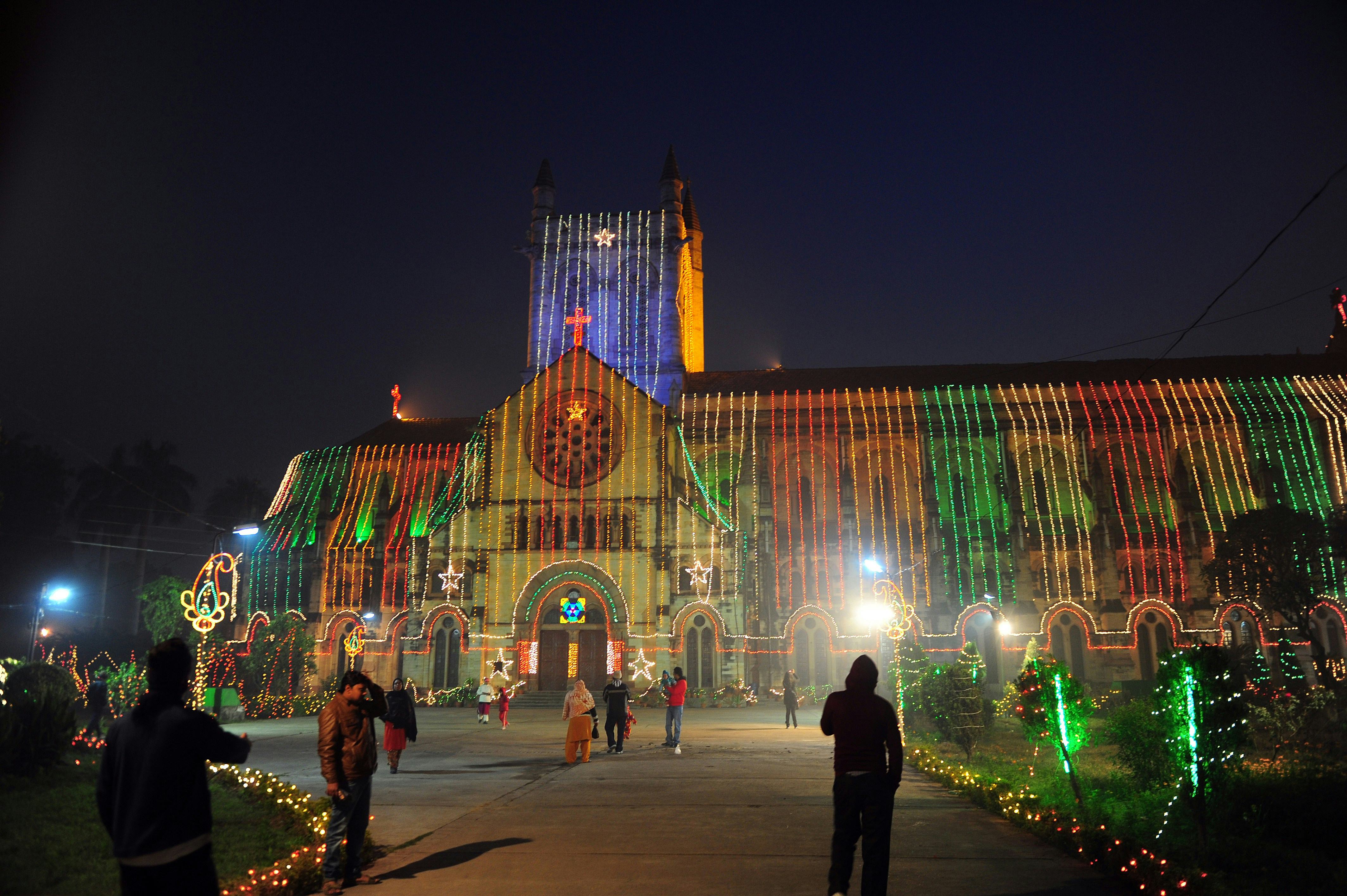 9 Christmas Traditions From Around The World That Showcase How Diverse ...