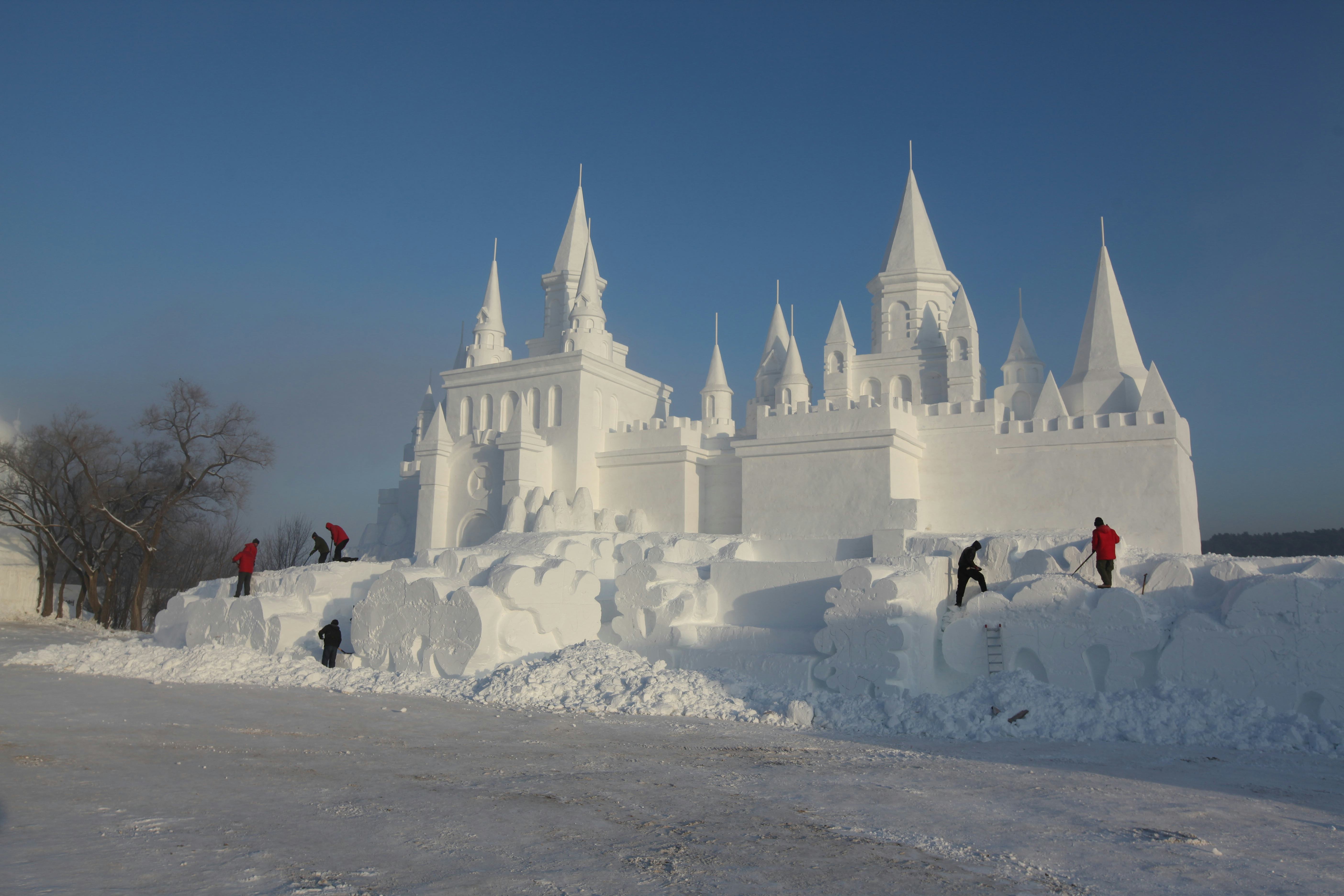 12 Wildly Impressive Snow Sculptures, Because All That Messy, Gray ...