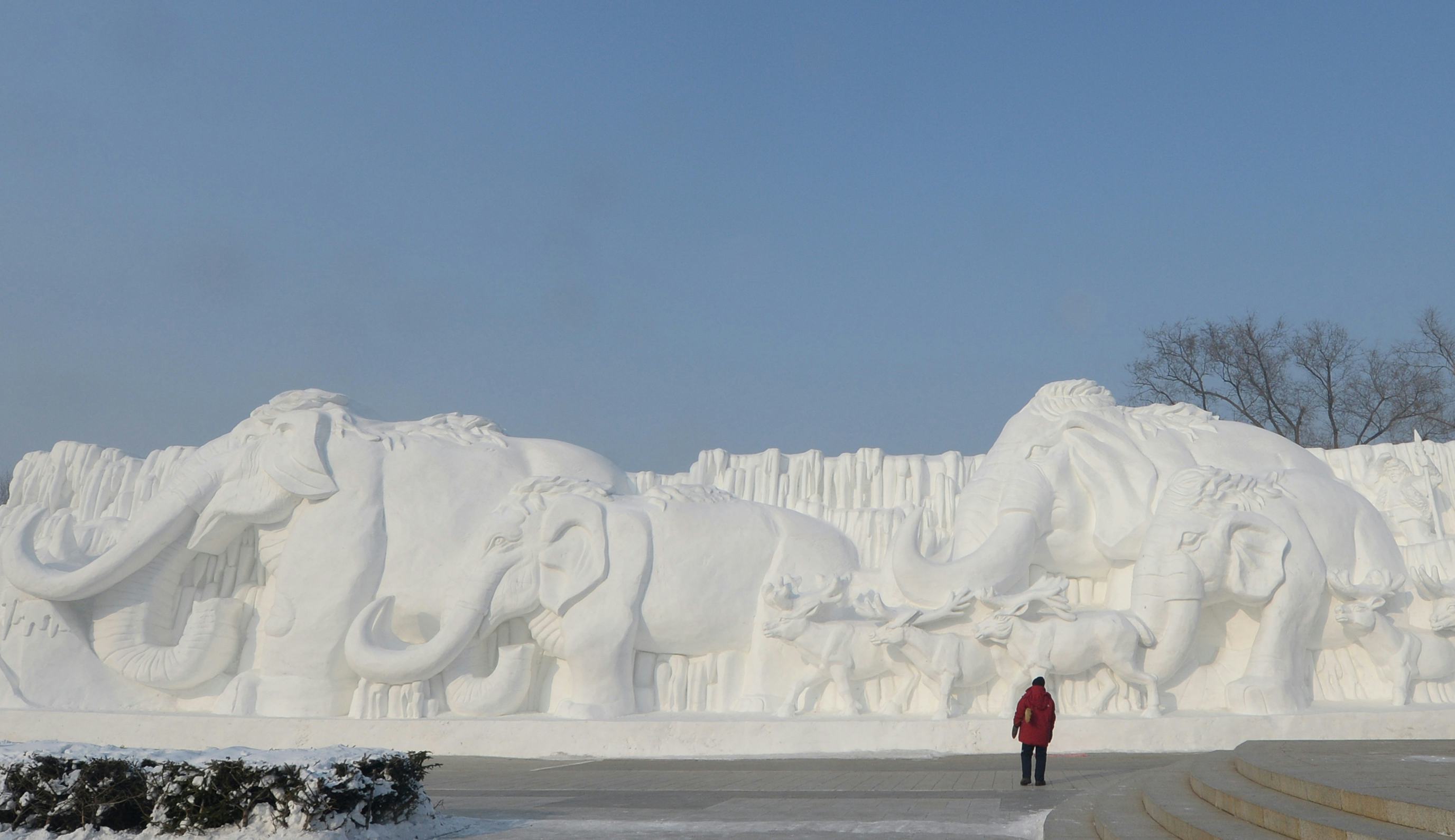 12 Wildly Impressive Snow Sculptures, Because All That Messy, Gray ...