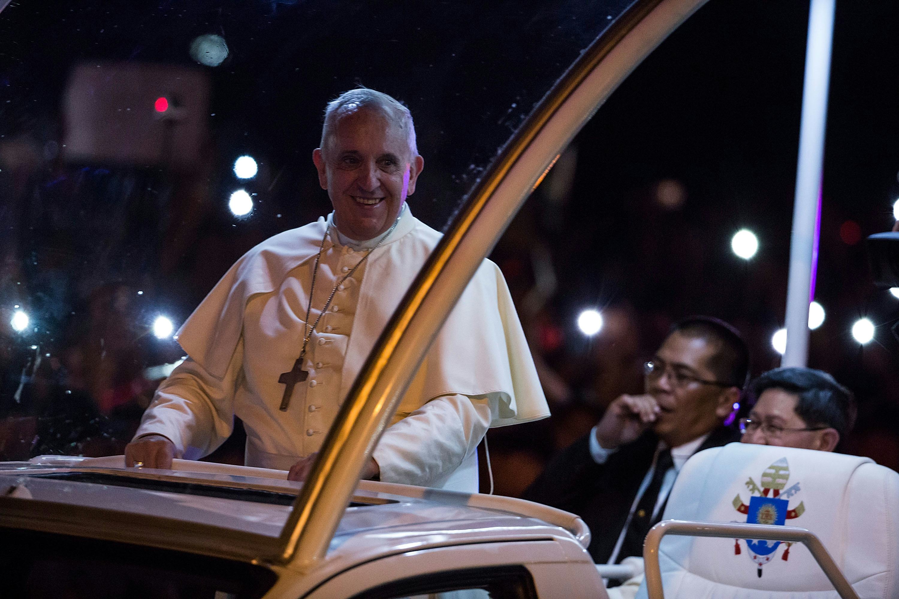 Pope Francis Criticizes 'Charlie Hebdo' & Free Speech, Saying We Can't ...
