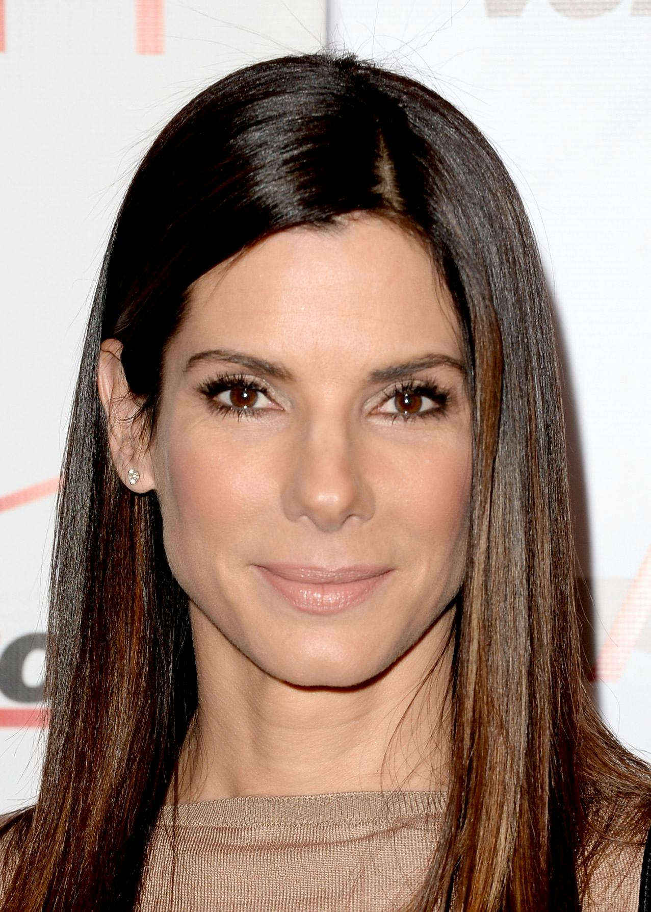 Sandra Bullock Covers 'Glamour' With Minimal Makeup — PHOTOS