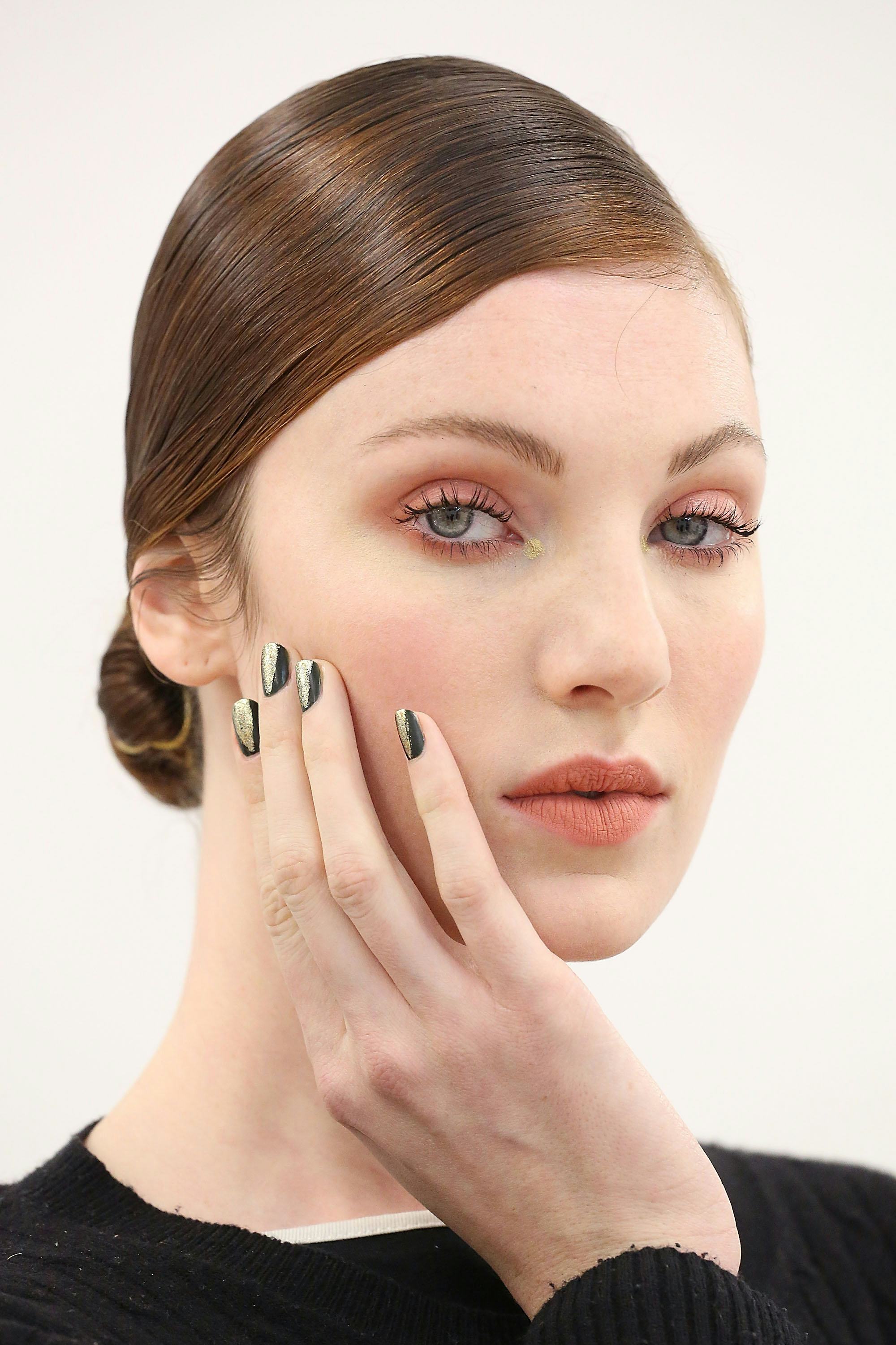 7 Ways To Wear Glittery Makeup That Aren't Totally Over The Top