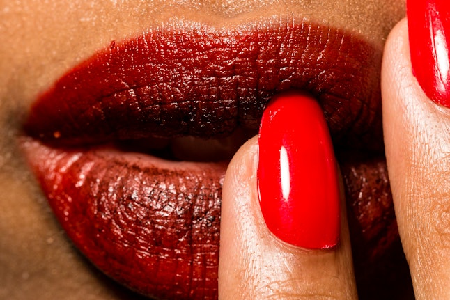7 Ways You're Destroying Your Lips & Making Them More Chapped — PHOTOS