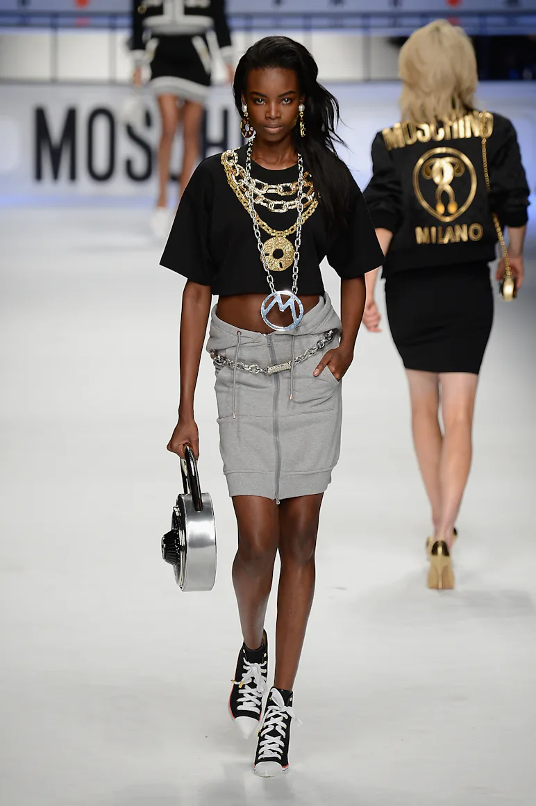 Moschino F/W 2015 Brings The '90s To MFW With Graffiti Ball Gowns And ...
