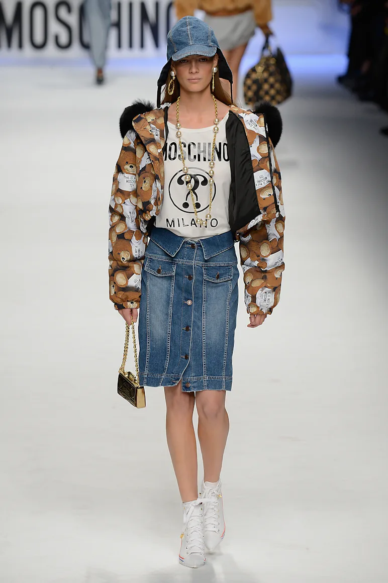Moschino F/W 2015 Brings The '90s To MFW With Graffiti Ball Gowns And ...