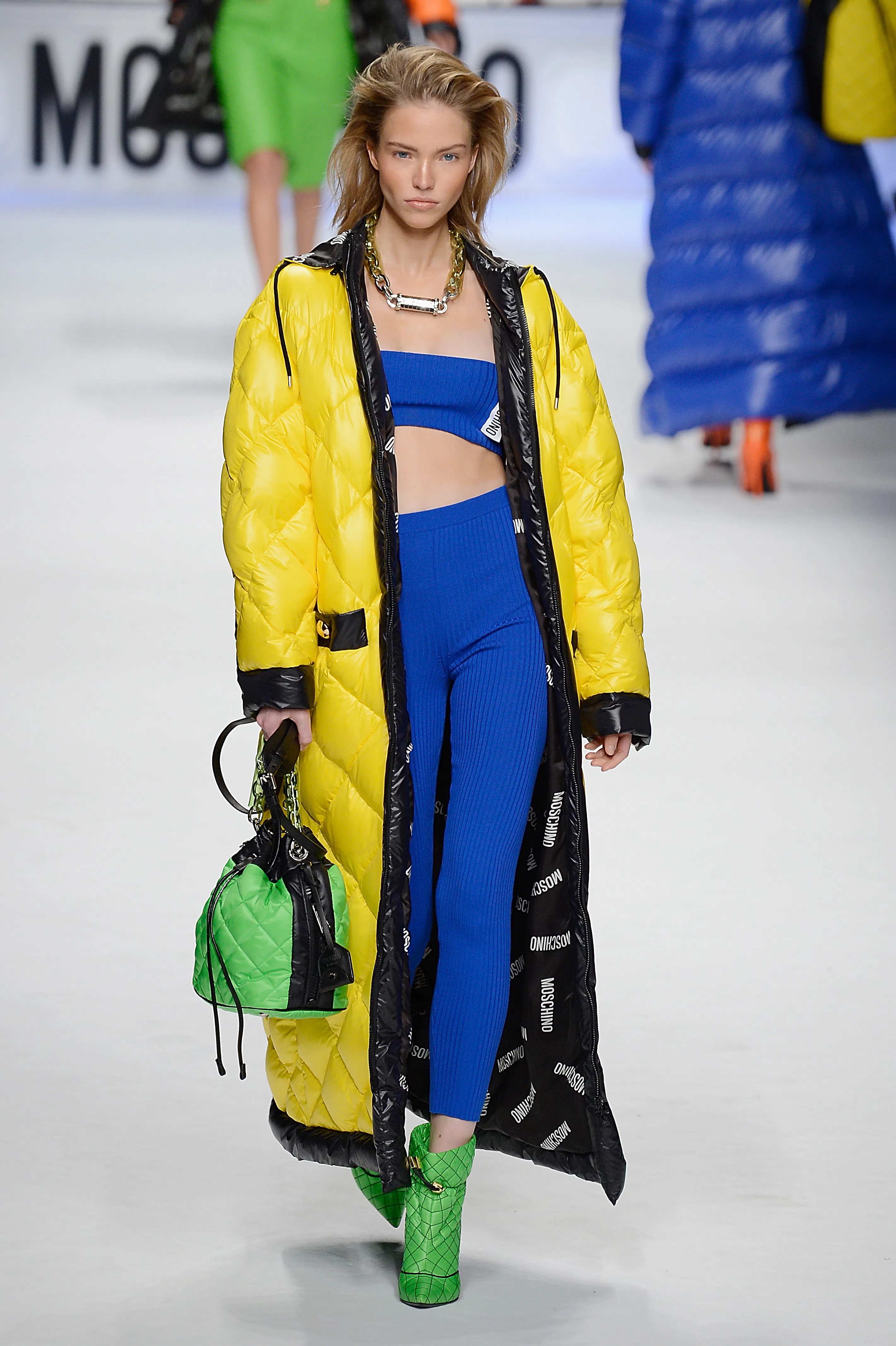 Moschino F/W 2015 Brings The '90s To MFW With Graffiti Ball Gowns And ...