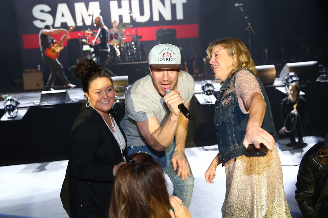 Photos Of Sam Hunt Performing Prove He Truly Is A Swoon-worthy Star