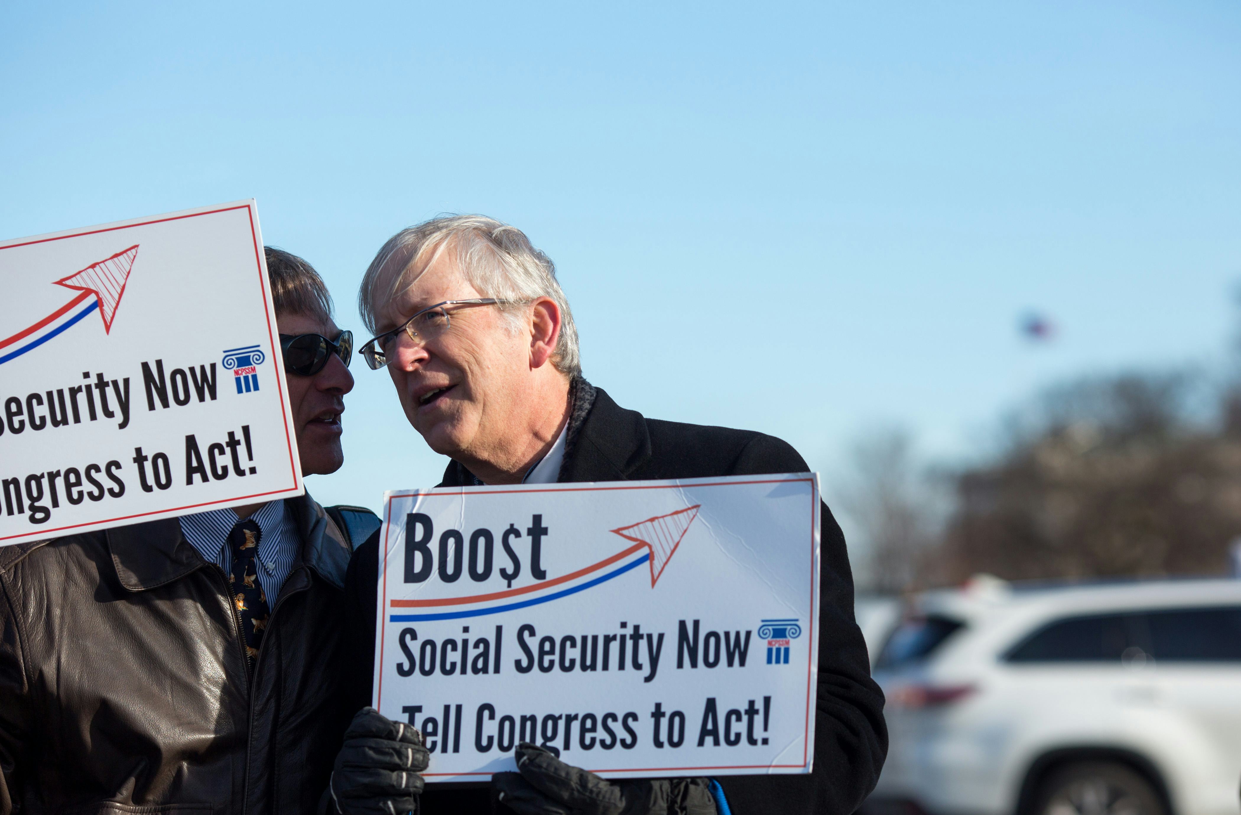 8 Key Ways Bernie Sanders' Voting Record Differs From Hillary Clinton's