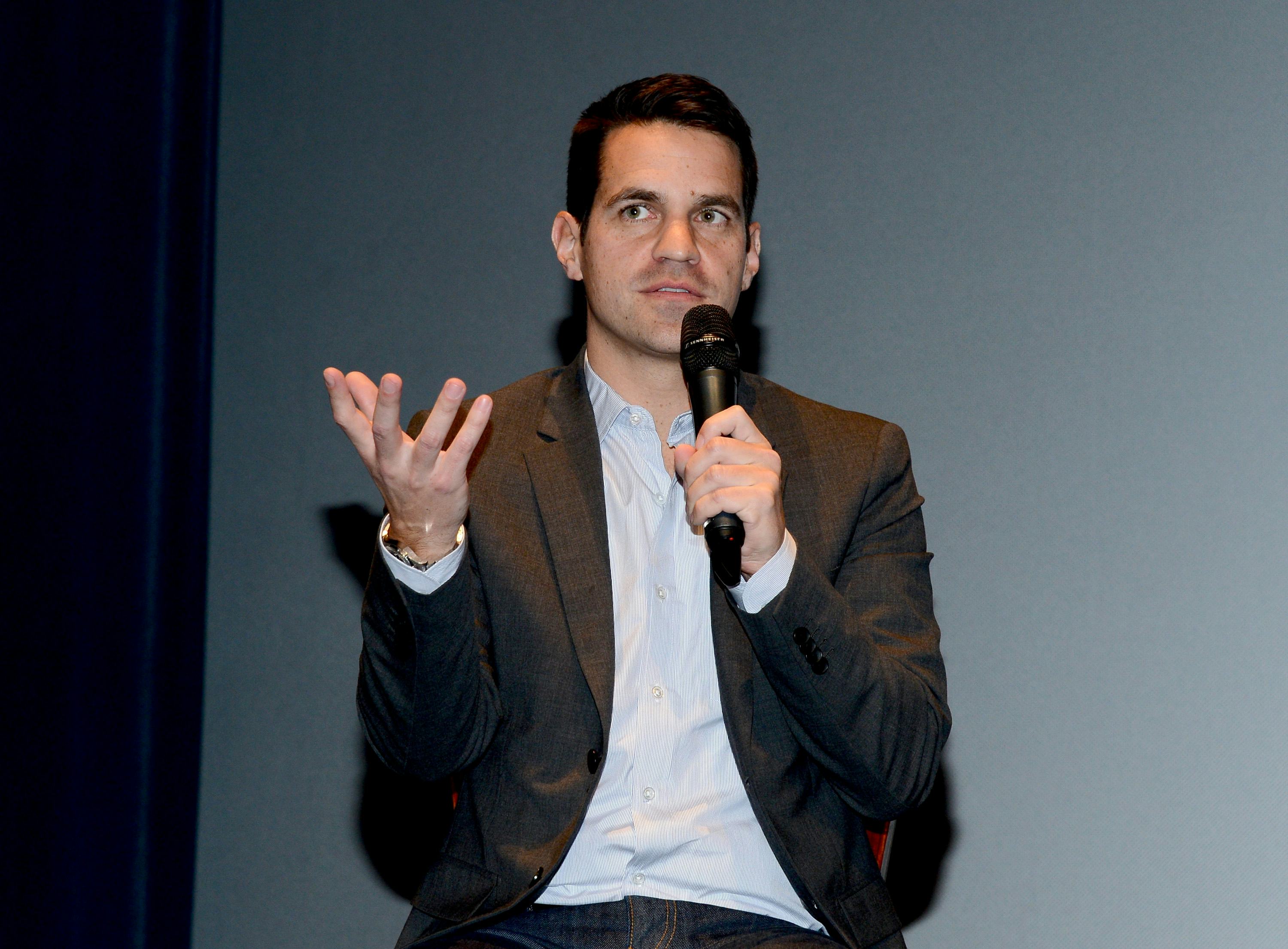 Who is Dave Karger? There's a New Face Covering the Golden Globe Red ...