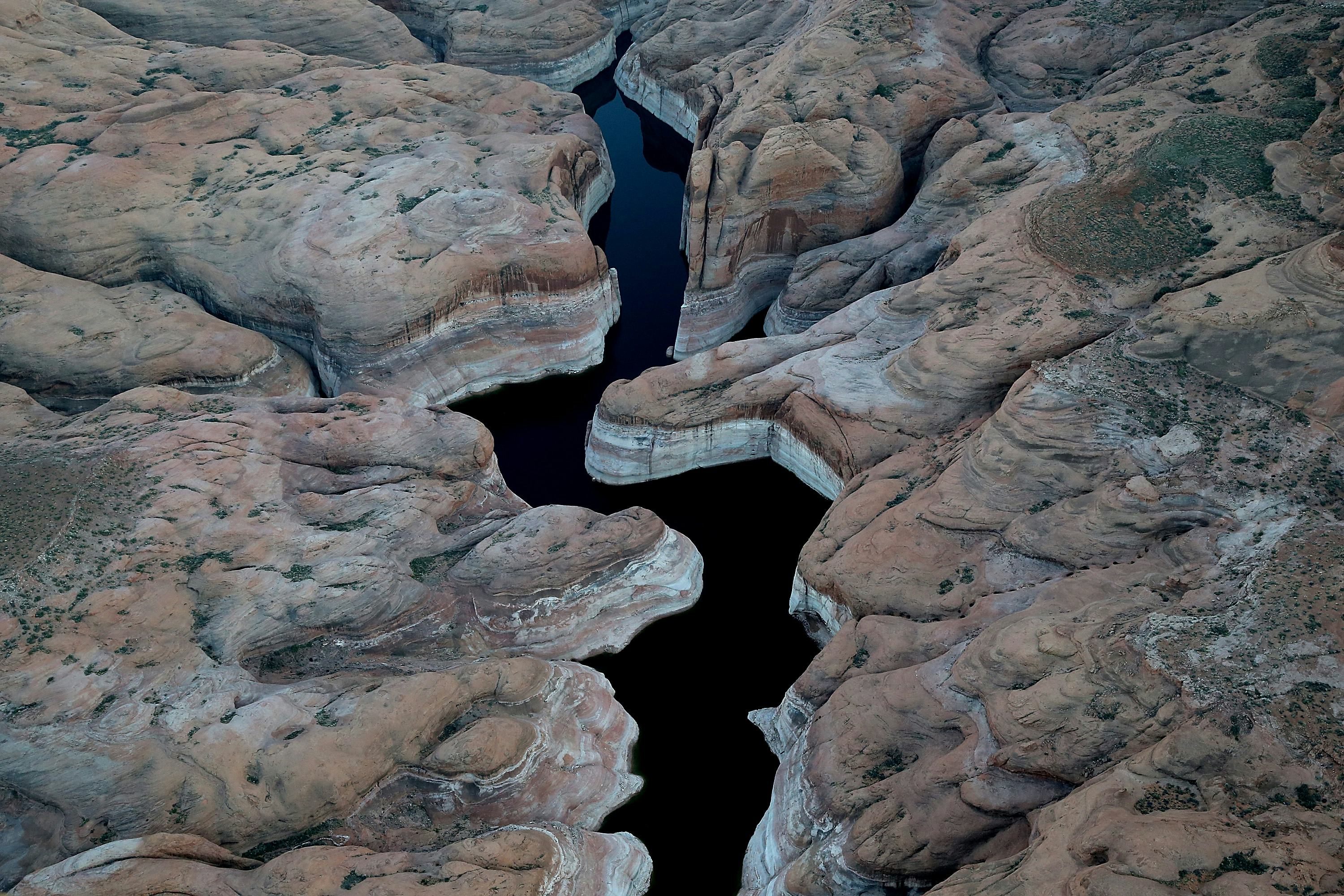 Photos Of The Colorado River Basin Drought Show How Scarily Empty The ...