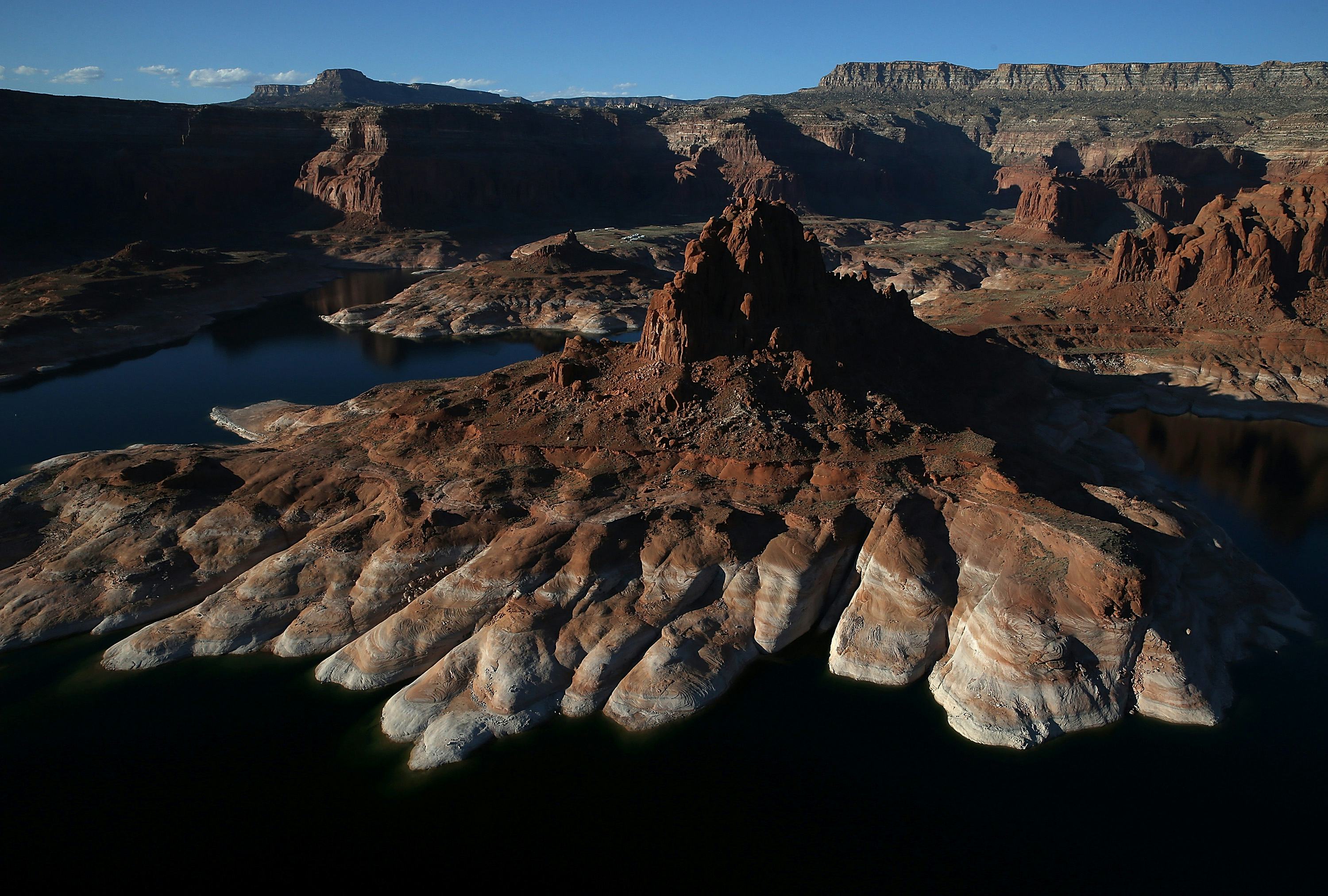 Photos Of The Colorado River Basin Drought Show How Scarily Empty The ...