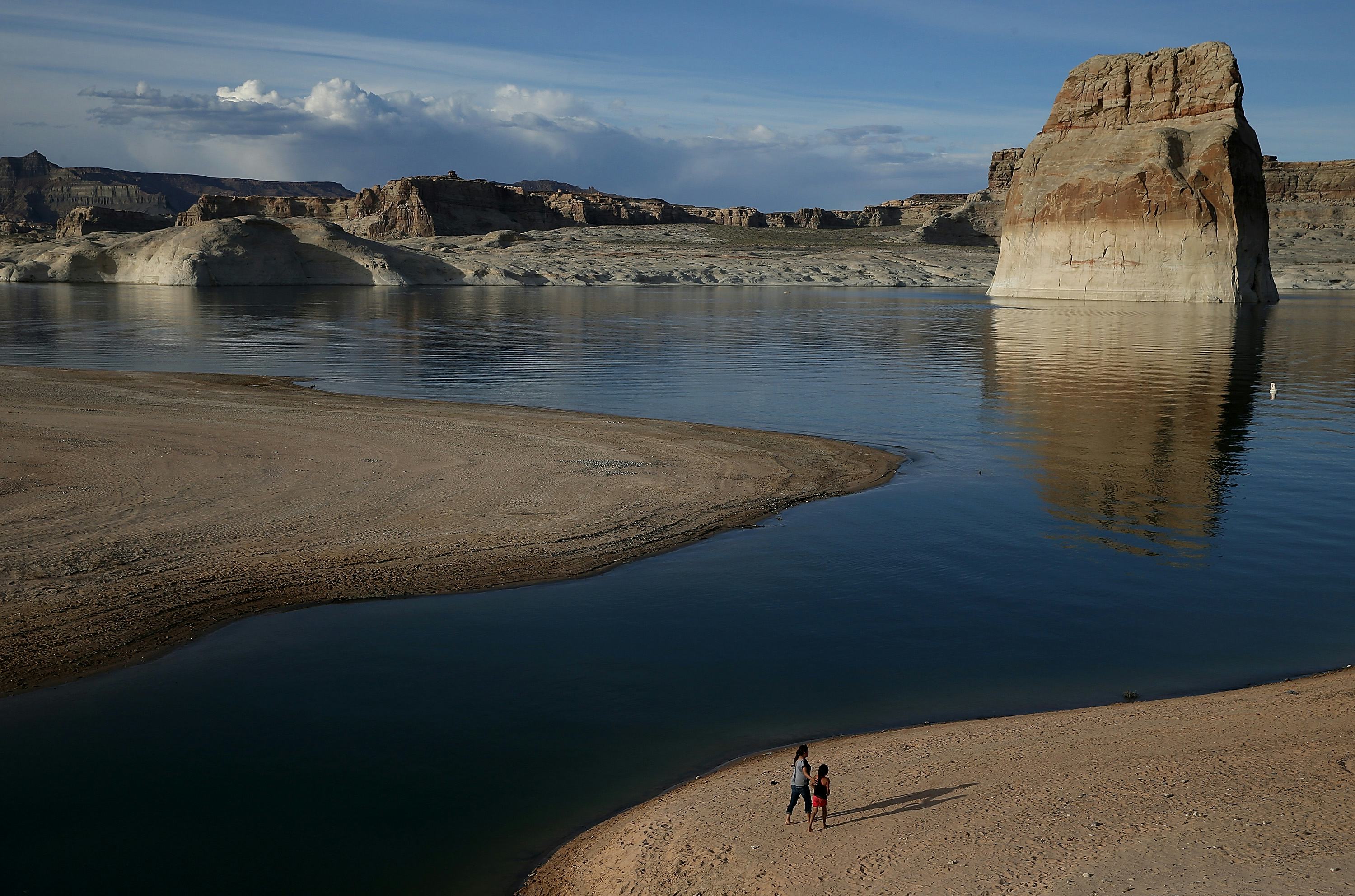 Photos Of The Colorado River Basin Drought Show How Scarily Empty The ...