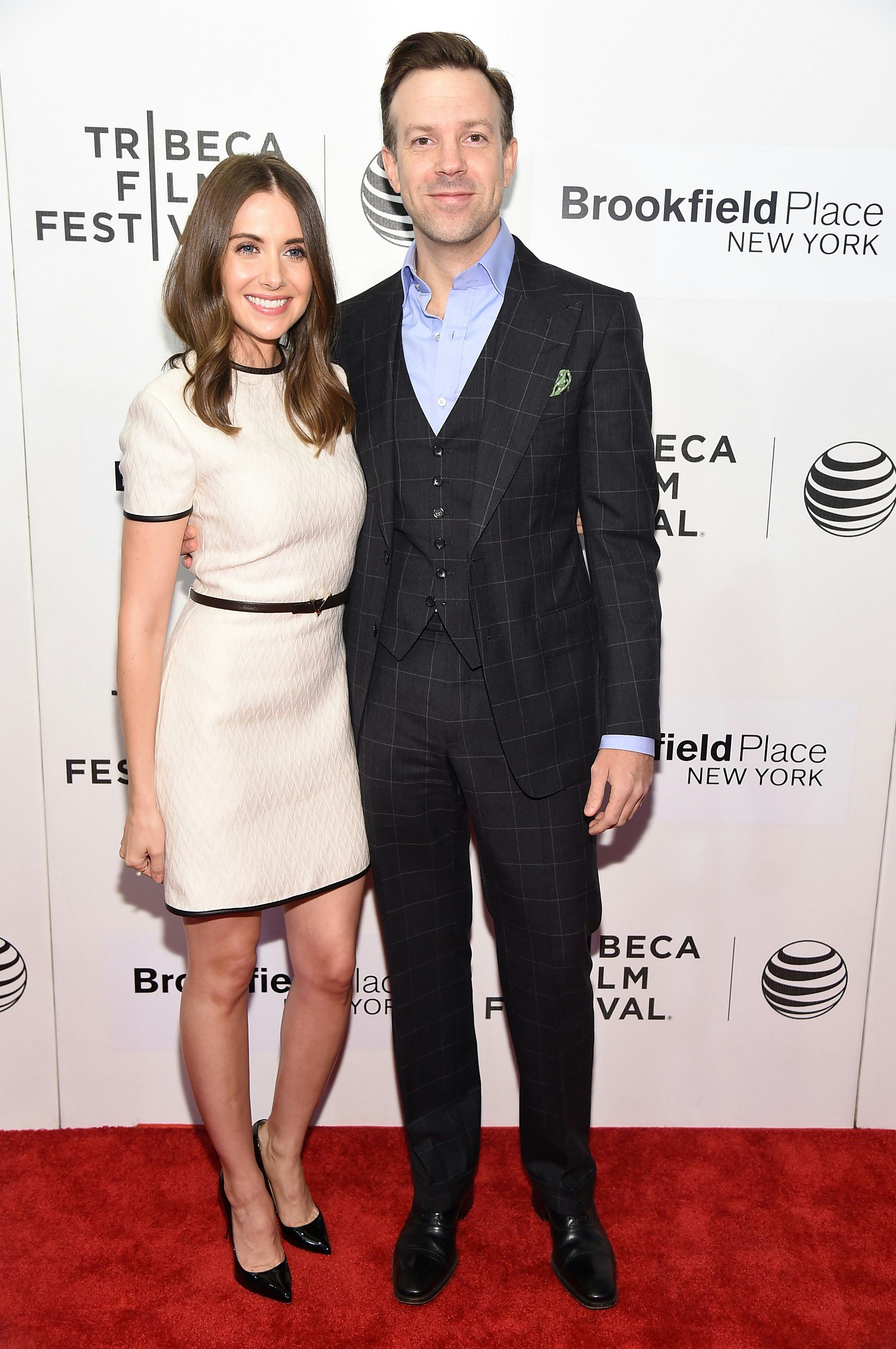 At Tribeca Film Festival, Alison Brie Wore A White & Black Ensemble ...