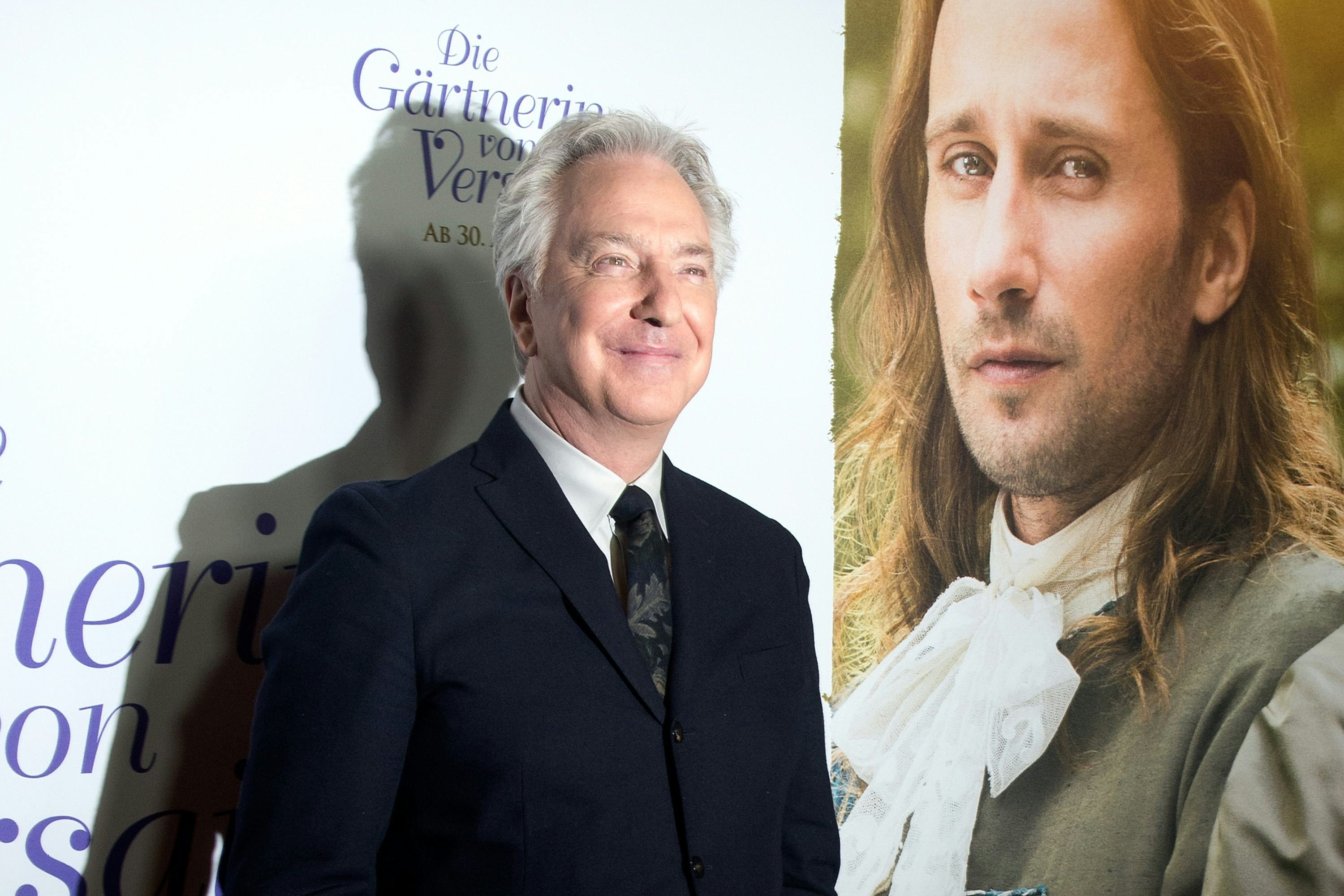22 Incredible Photos Of Alan Rickman Throughout The Icon's Dazzling ...