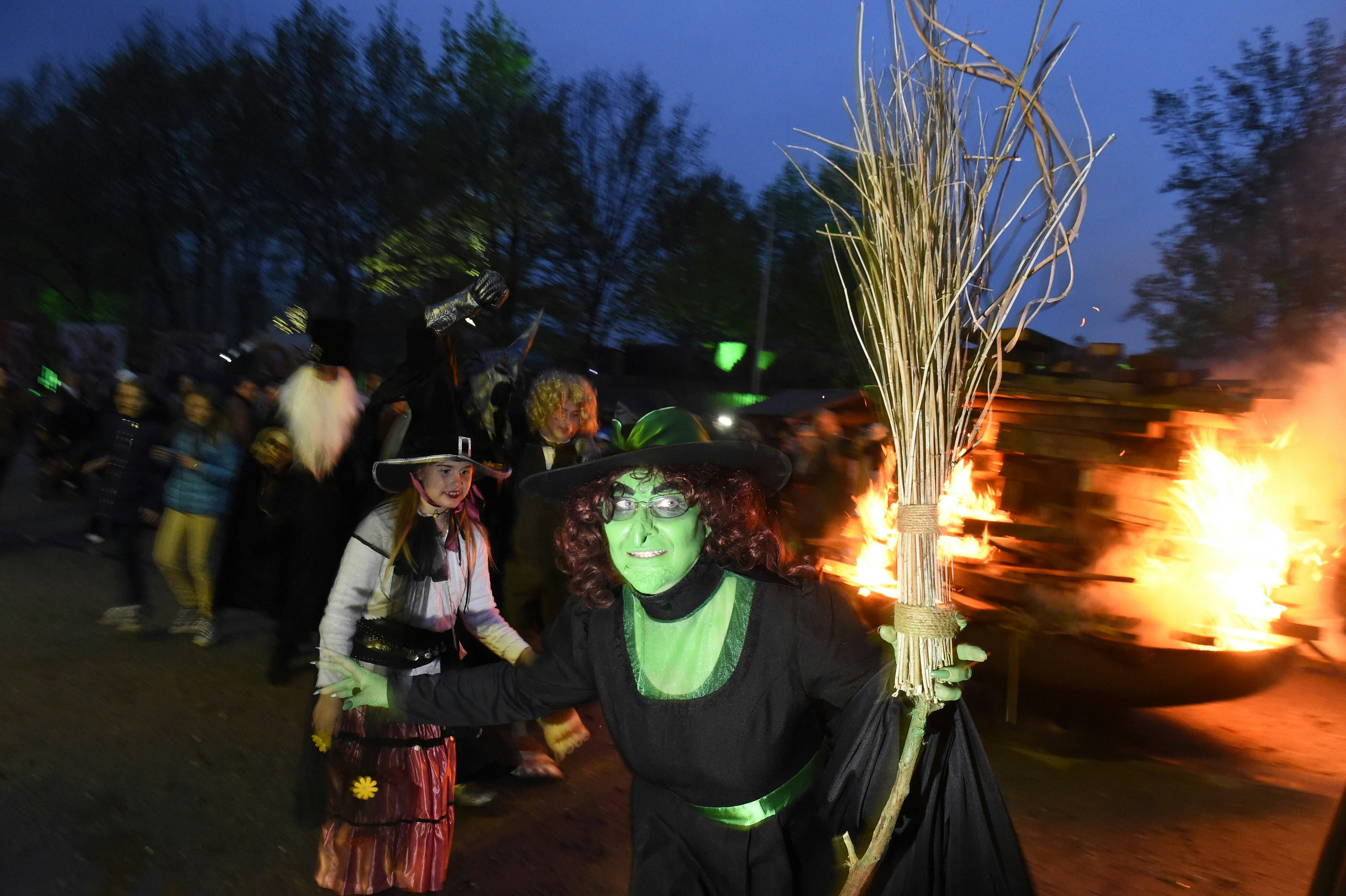 May Day Traditions Around The World Are Surprisingly Feminist, So Here ...