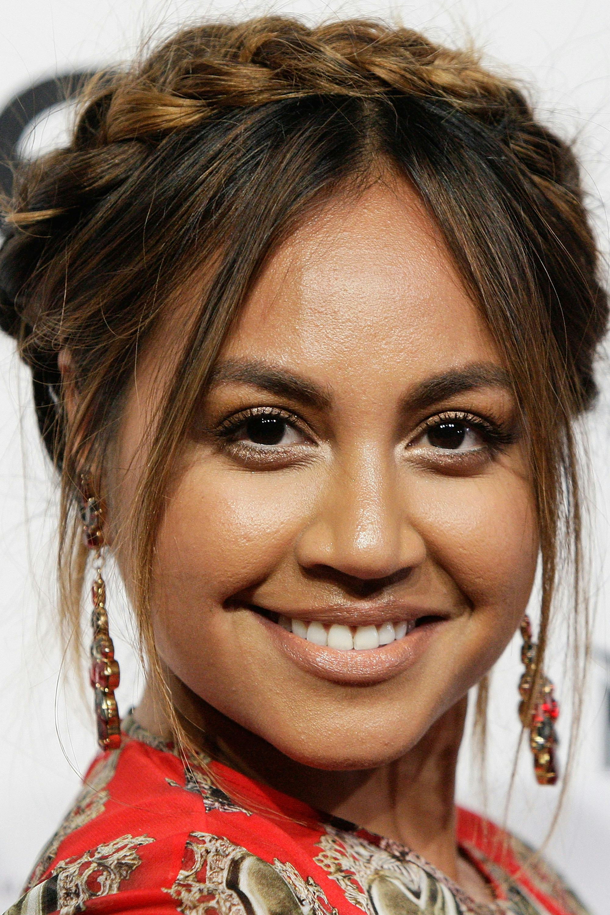 5 Easy Updos For Fall That Take Less Than 10 Minutes, From Ponytails To ...