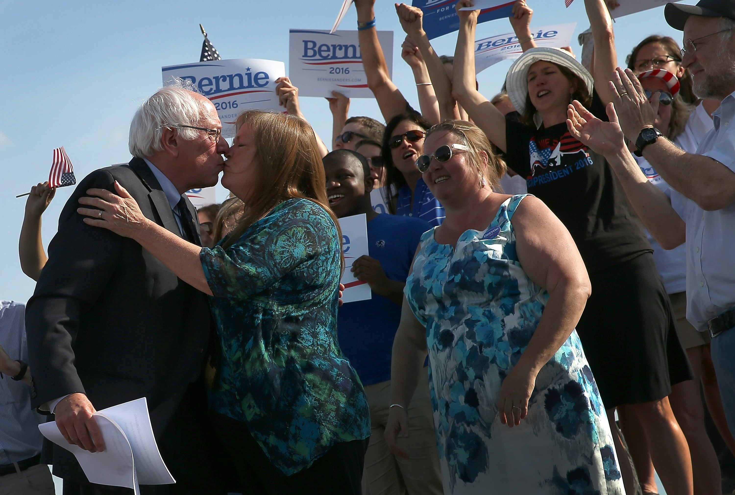 9 Incredible Ways Bernie Sanders Would Help Women If He Were Elected
