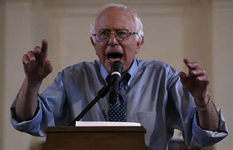 27 Enthusiastic Photos Of Bernie Sanders Looking So Passionate, You'll ...