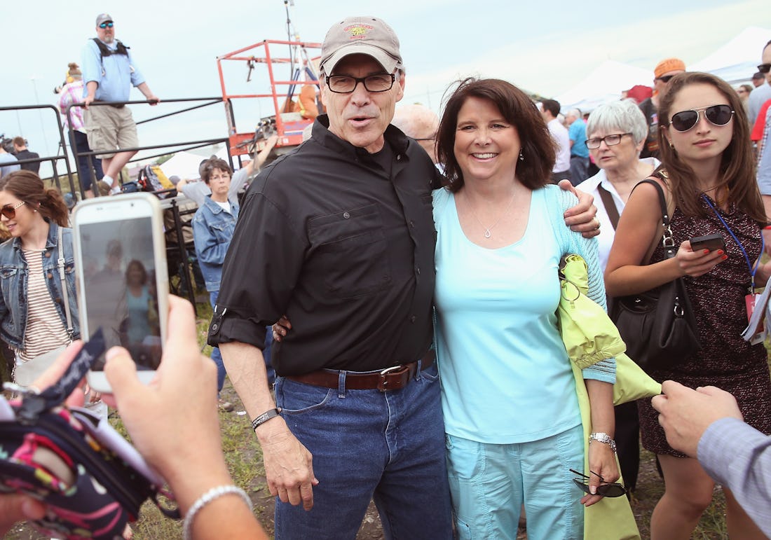 21 Clever 2016 Election Halloween Costumes That Even Non-Politicos Will ...