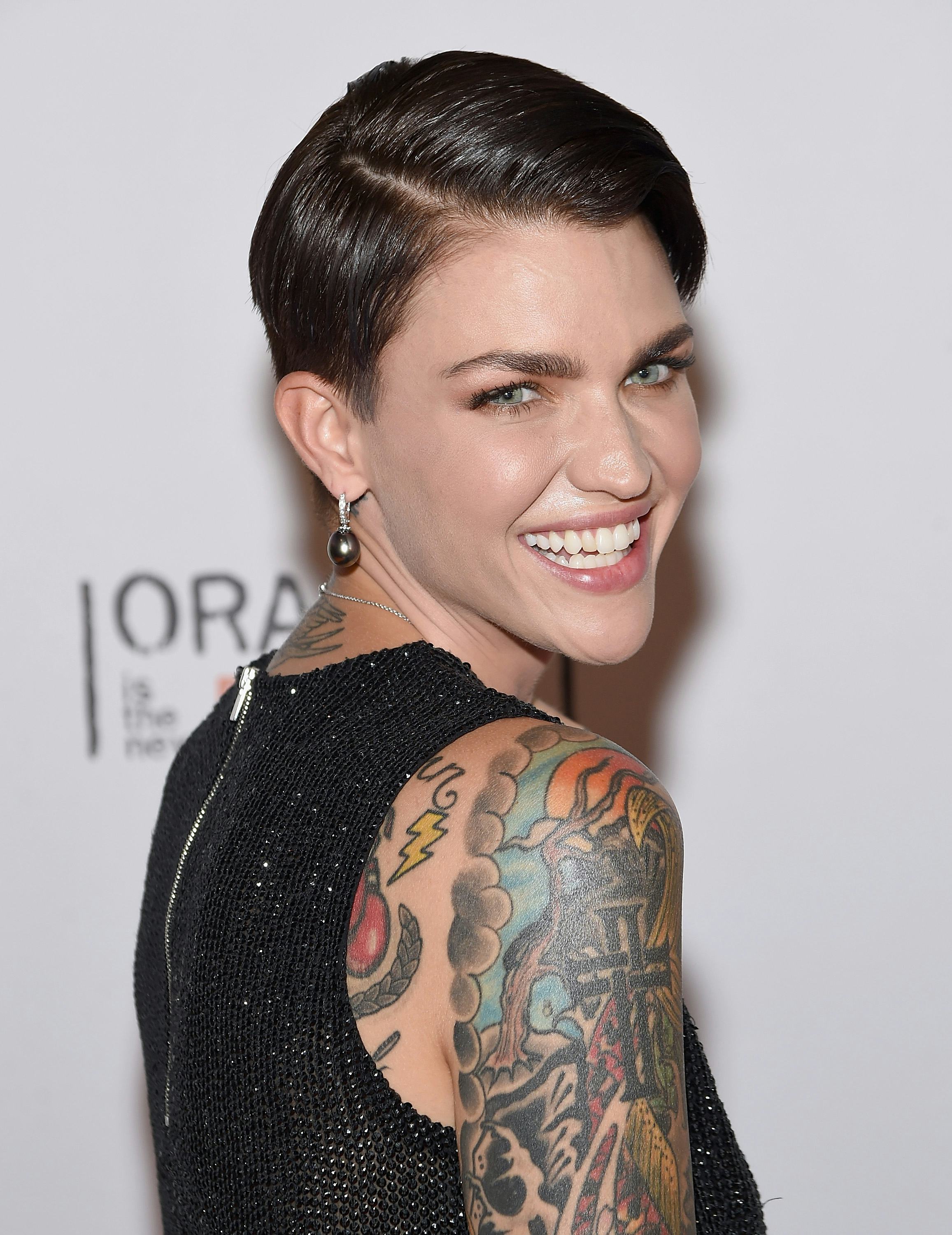 Ruby Rose Dyed Her Hair Green, Showing Us She Can Pull Off Any Color ...