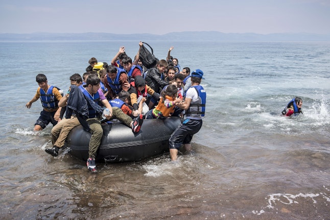 21 Somber Images Of Refugees Seeking Asylum That Reveal Their ...