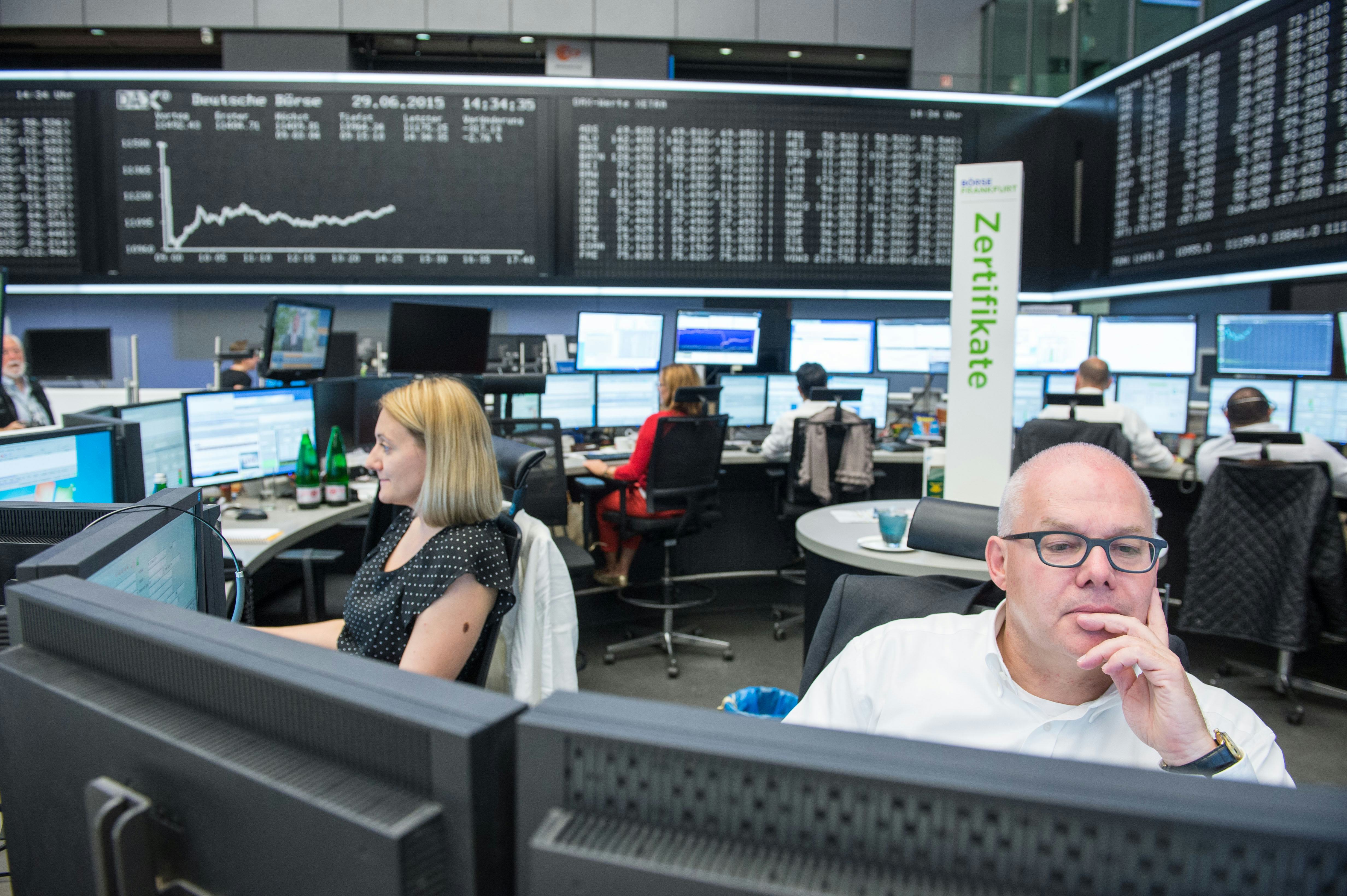 8 Key Ways Bernie Sanders' Voting Record Differs From Hillary Clinton's