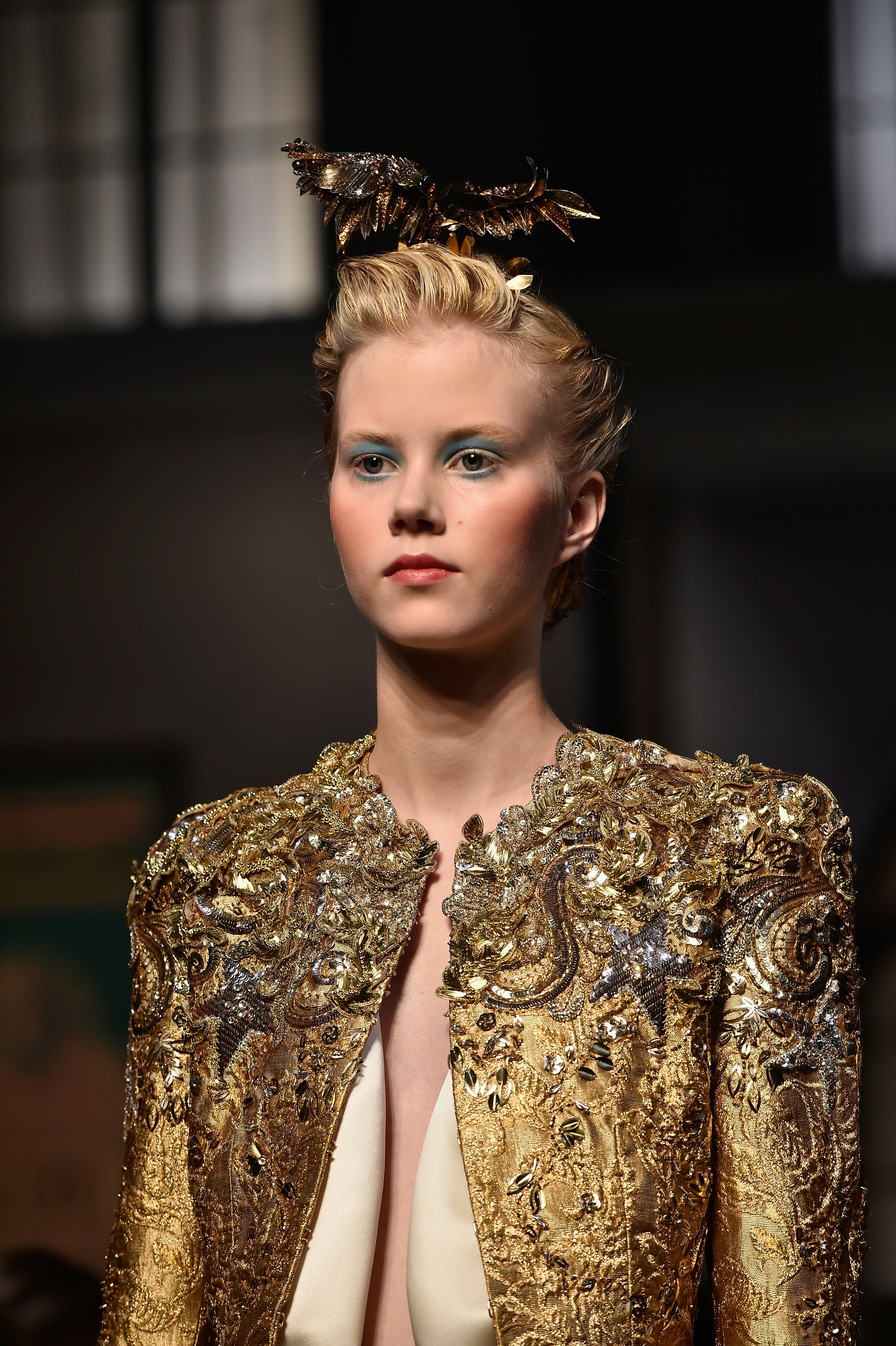 8 Paris Fashion Week Makeup & Hair Looks That Almost Stole The ...
