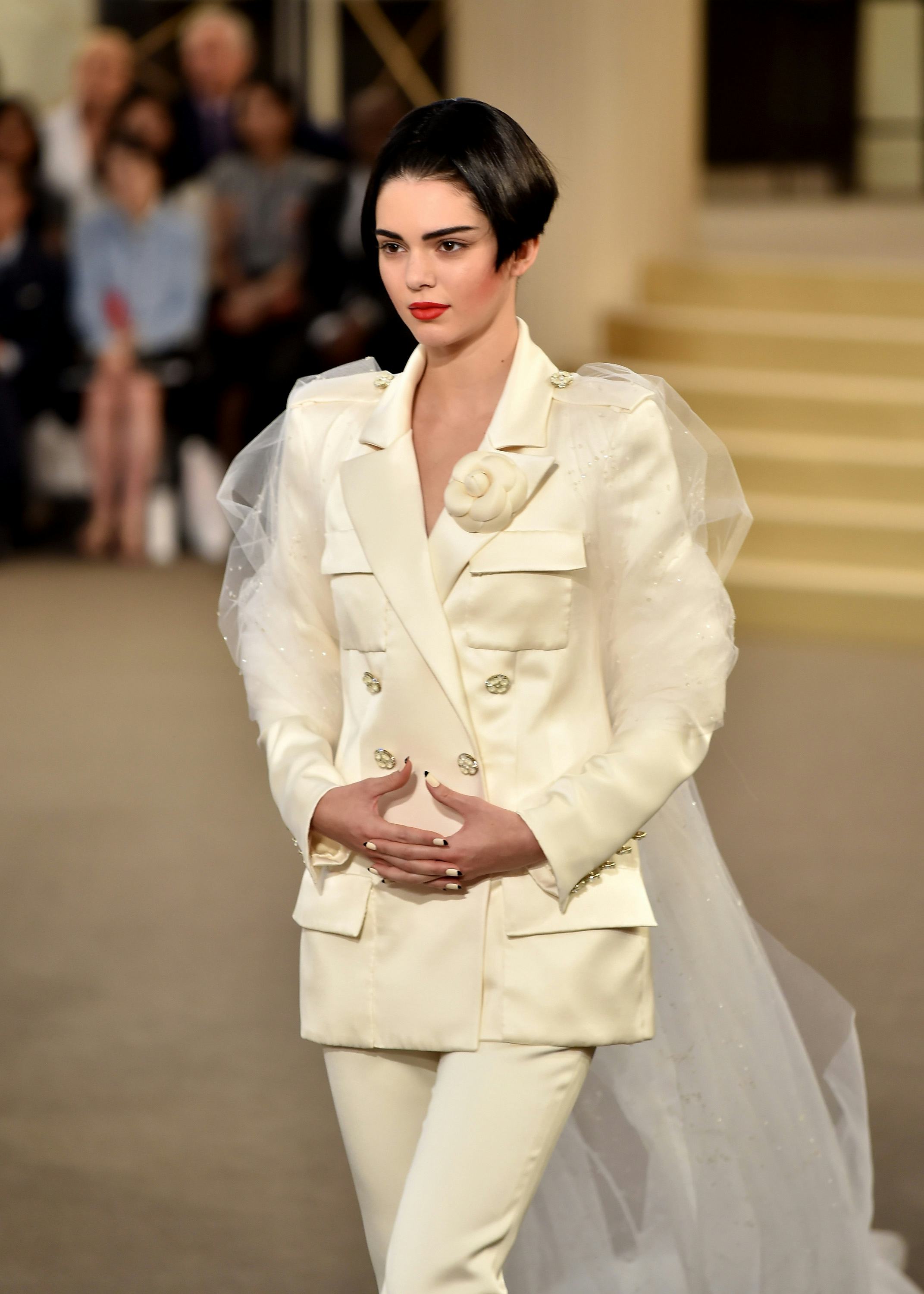 8 Paris Fashion Week Makeup & Hair Looks That Almost Stole The ...