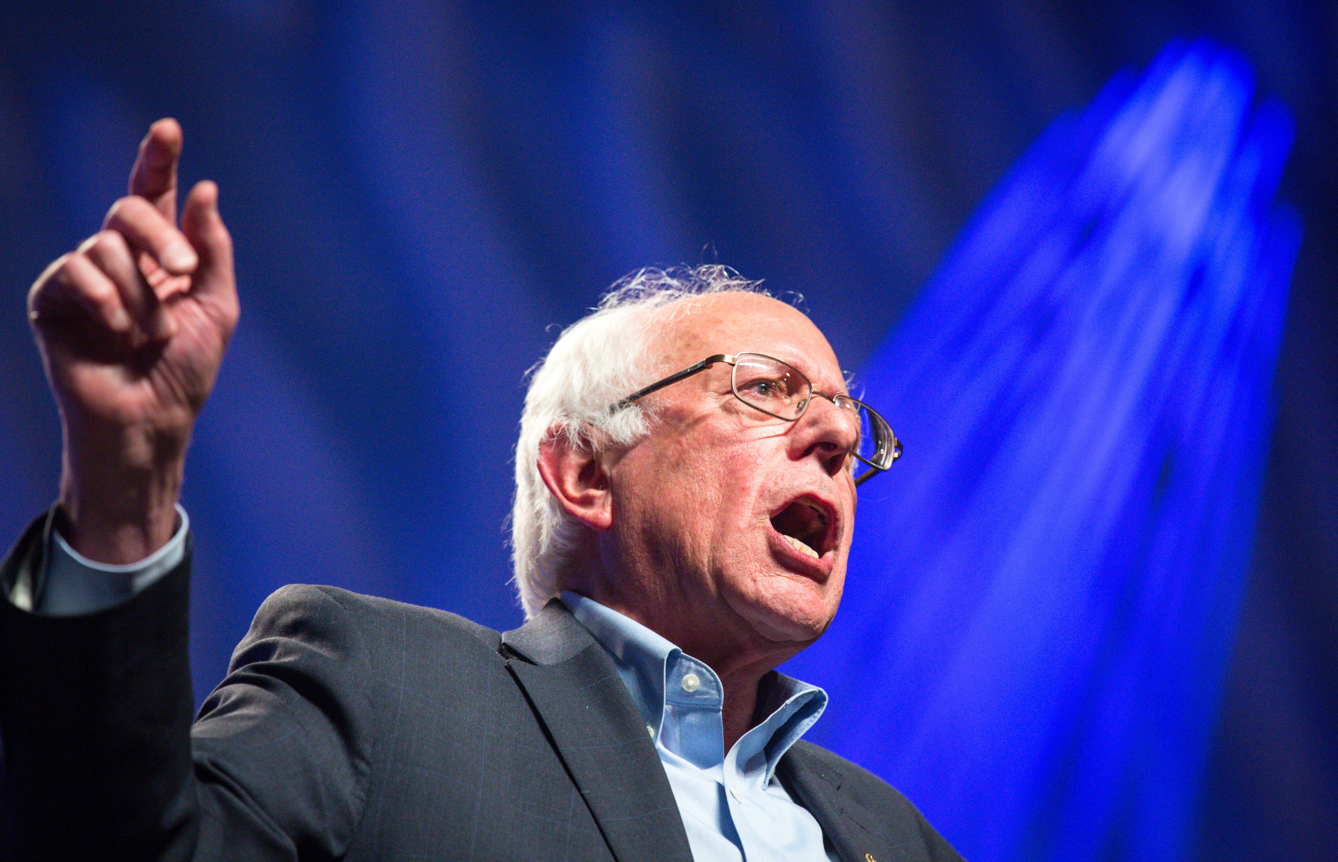 27 Enthusiastic Photos Of Bernie Sanders Looking So Passionate, You'll ...