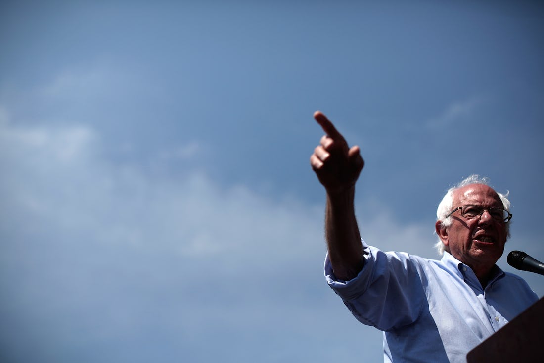 27 Enthusiastic Photos Of Bernie Sanders Looking So Passionate, You'll ...