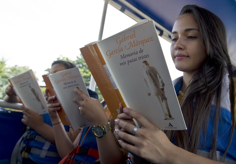 8 Book Club Ideas For A Successful Gathering, Because You CAN Make It ...