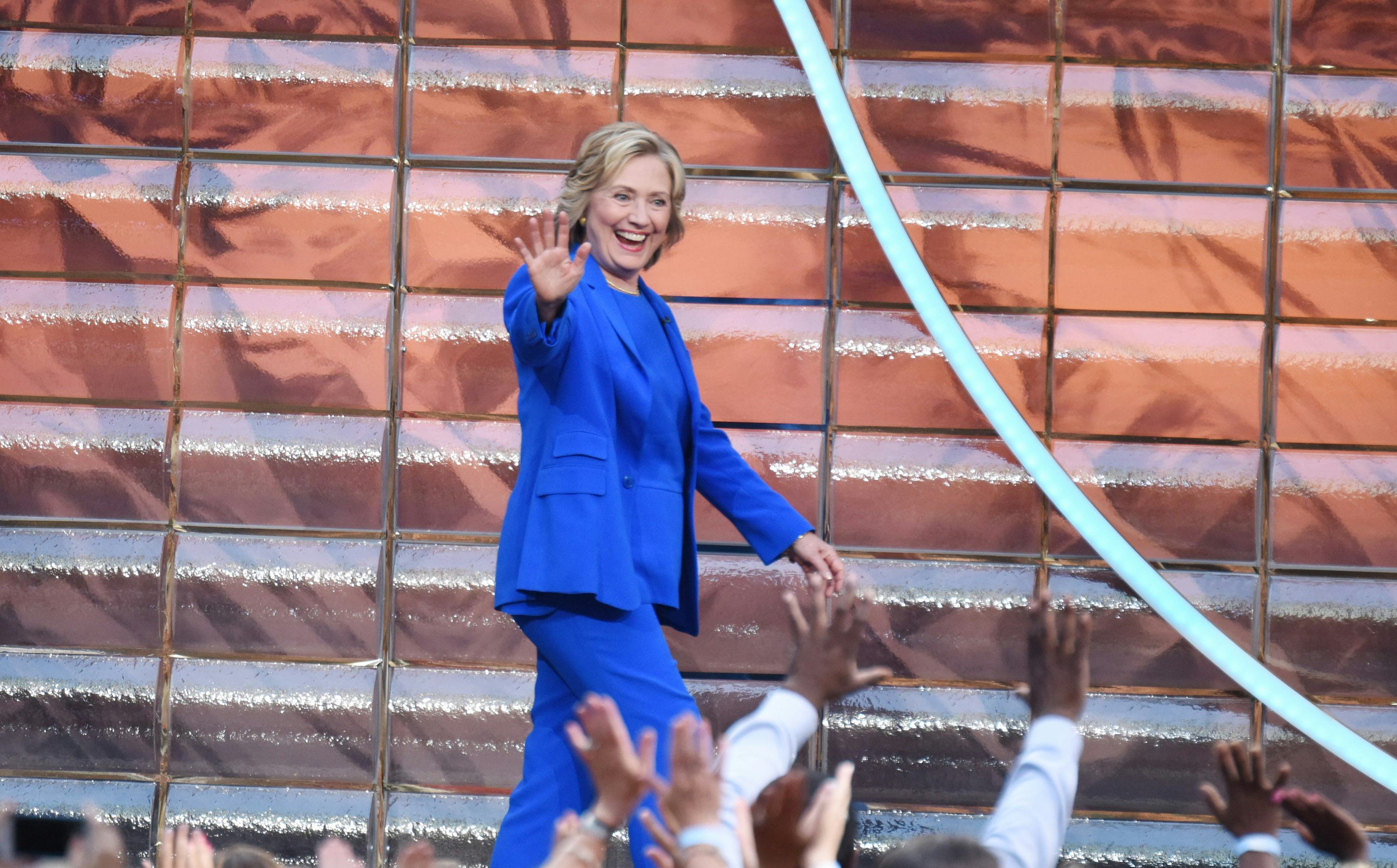 A Hillary Clinton Halloween Costume For Groups That Shows Off Her Style ...