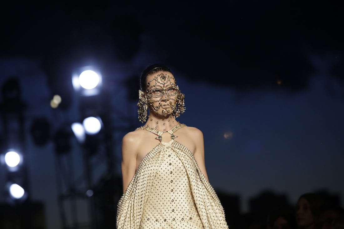 Givenchy SS16 Showed Incredible Masks That You Can Easily Copy This ...