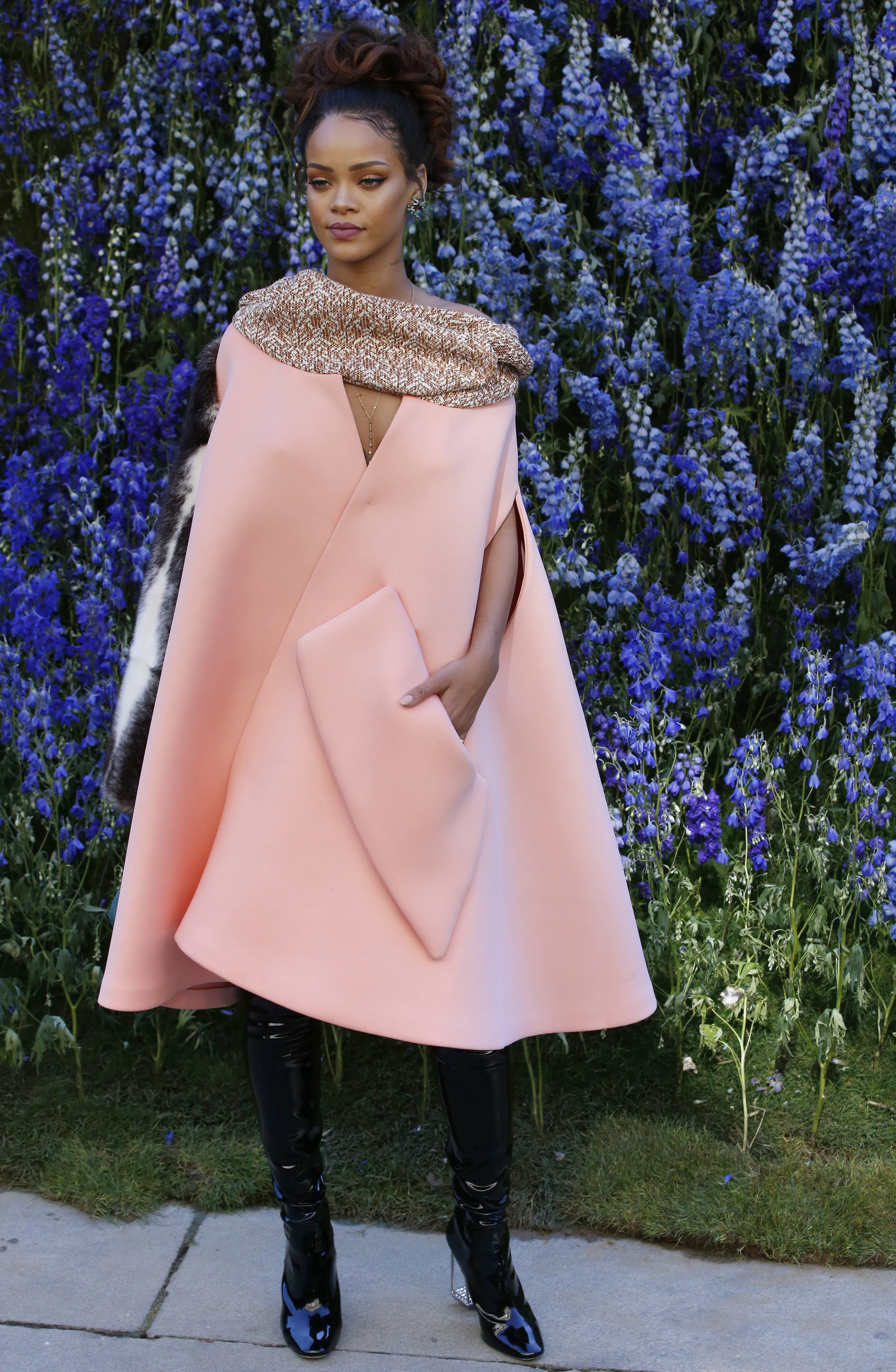 Rihanna Wears Nightgown To Paris Fashion Week Continuing Her Streak Of ...