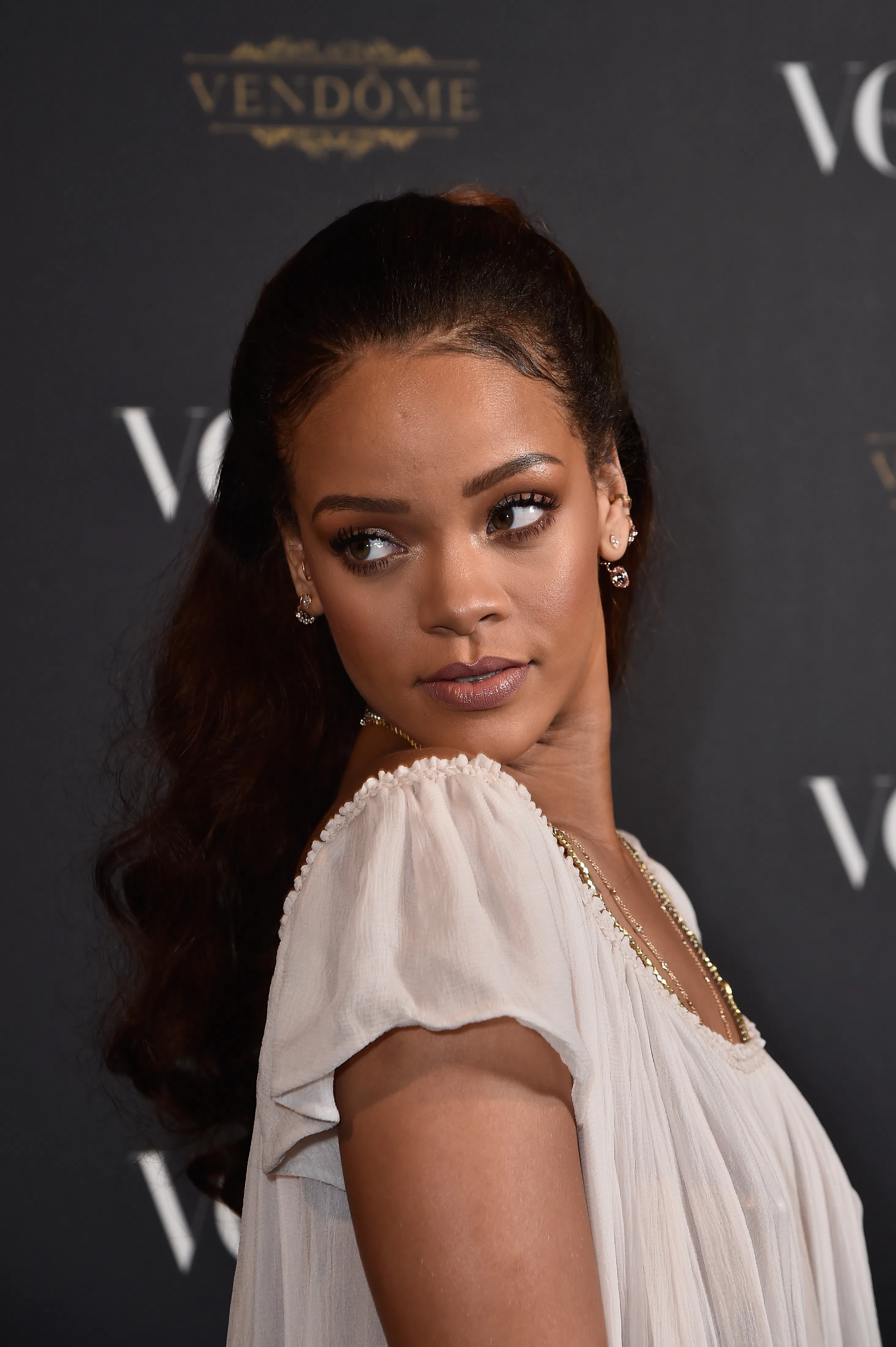 Rihanna Wears Nightgown To Paris Fashion Week Continuing Her Streak Of ...