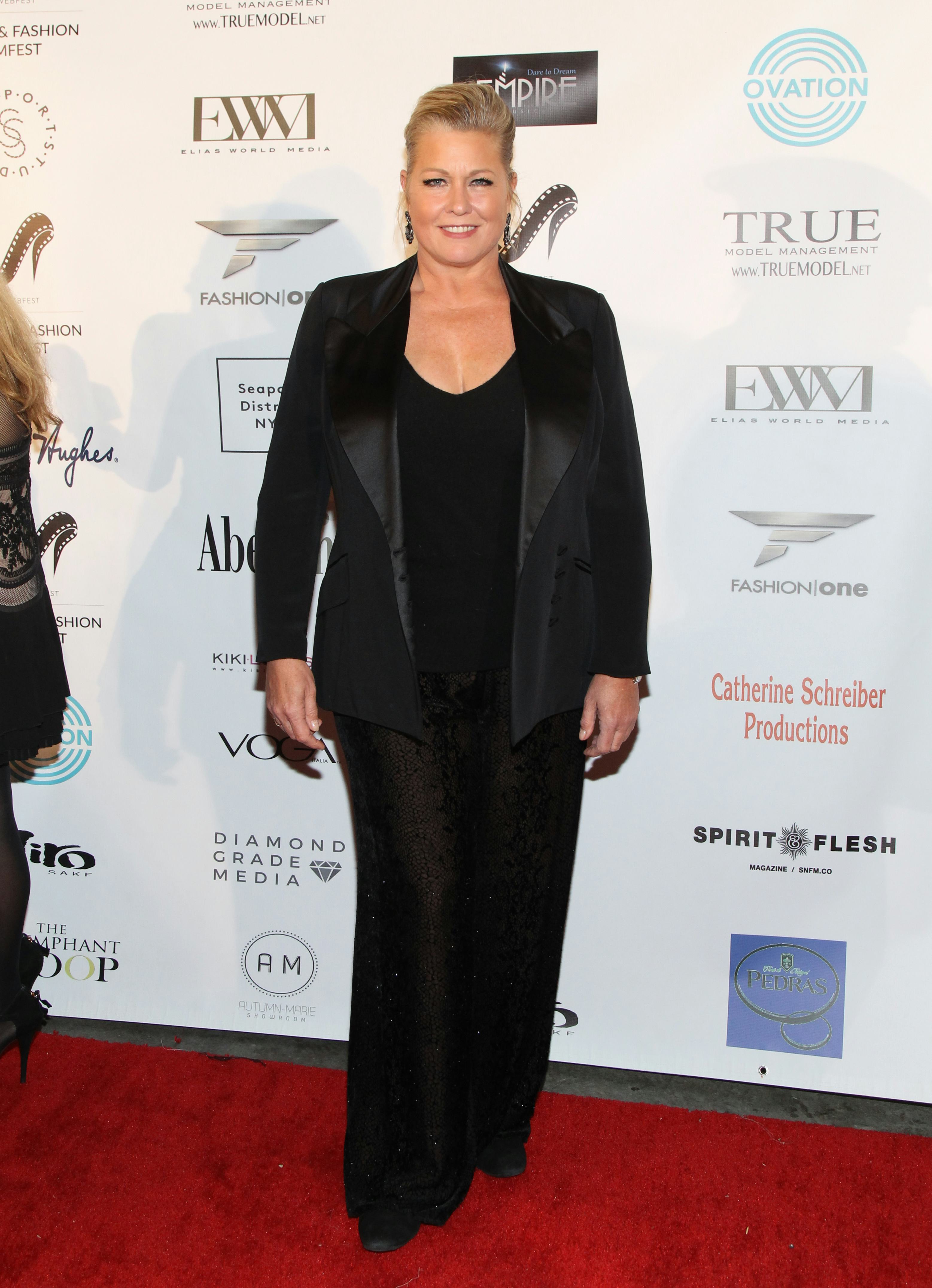 11 Throwback Photos Of The First Plus Size Supermodel — PHOTOS