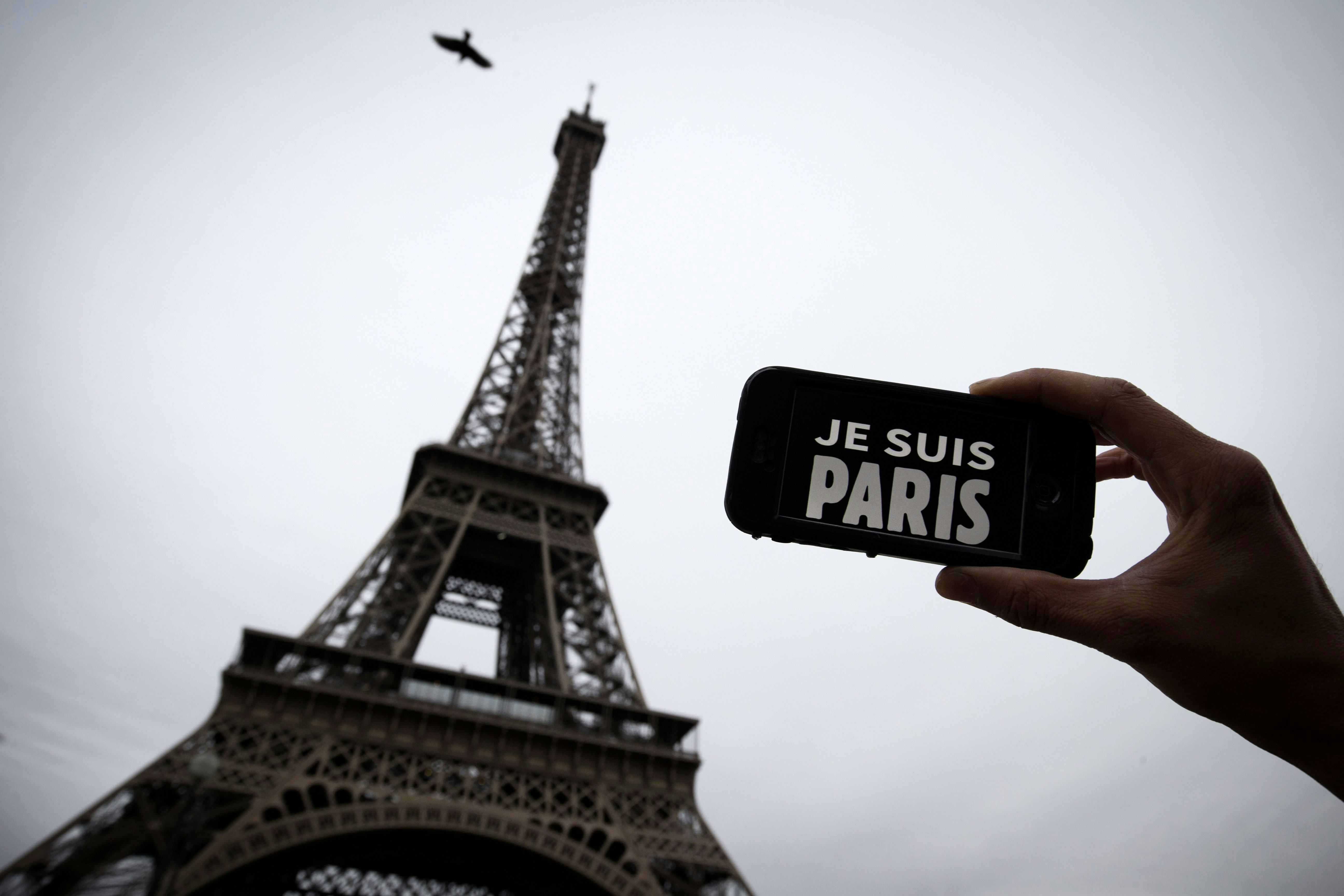 How To Change Your Facebook Profile Photo To Support Paris Right Now