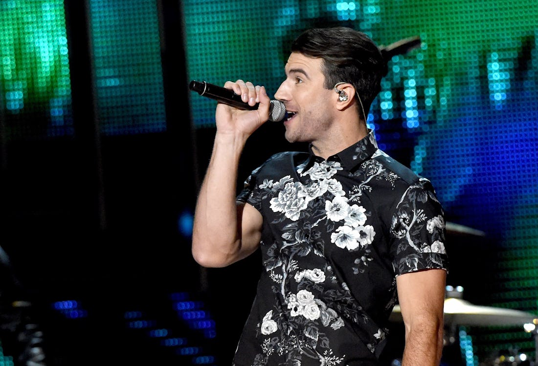 Photos Of Sam Hunt Performing Prove He Truly Is A Swoon-worthy Star