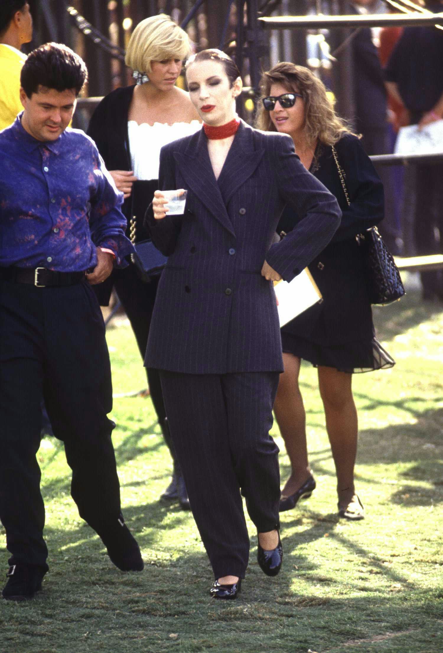 26 Gender Bending Fashion Moments From The '90s That Were Everything ...