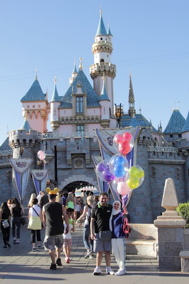 14 Photos Of Disneyland In 1955 Vs. Now That Show How Much Has Changed