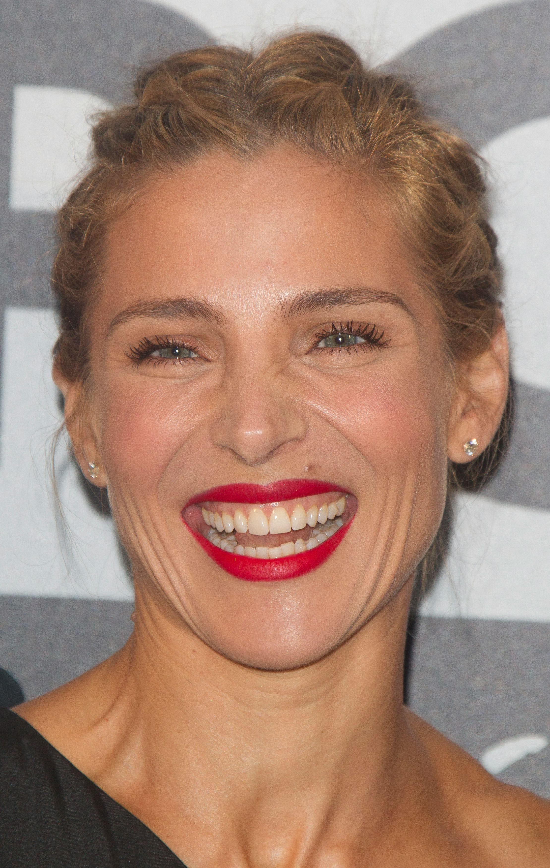 11 Ways To Keep Your Lip Color From Feathering, Bleeding, Or Smudging